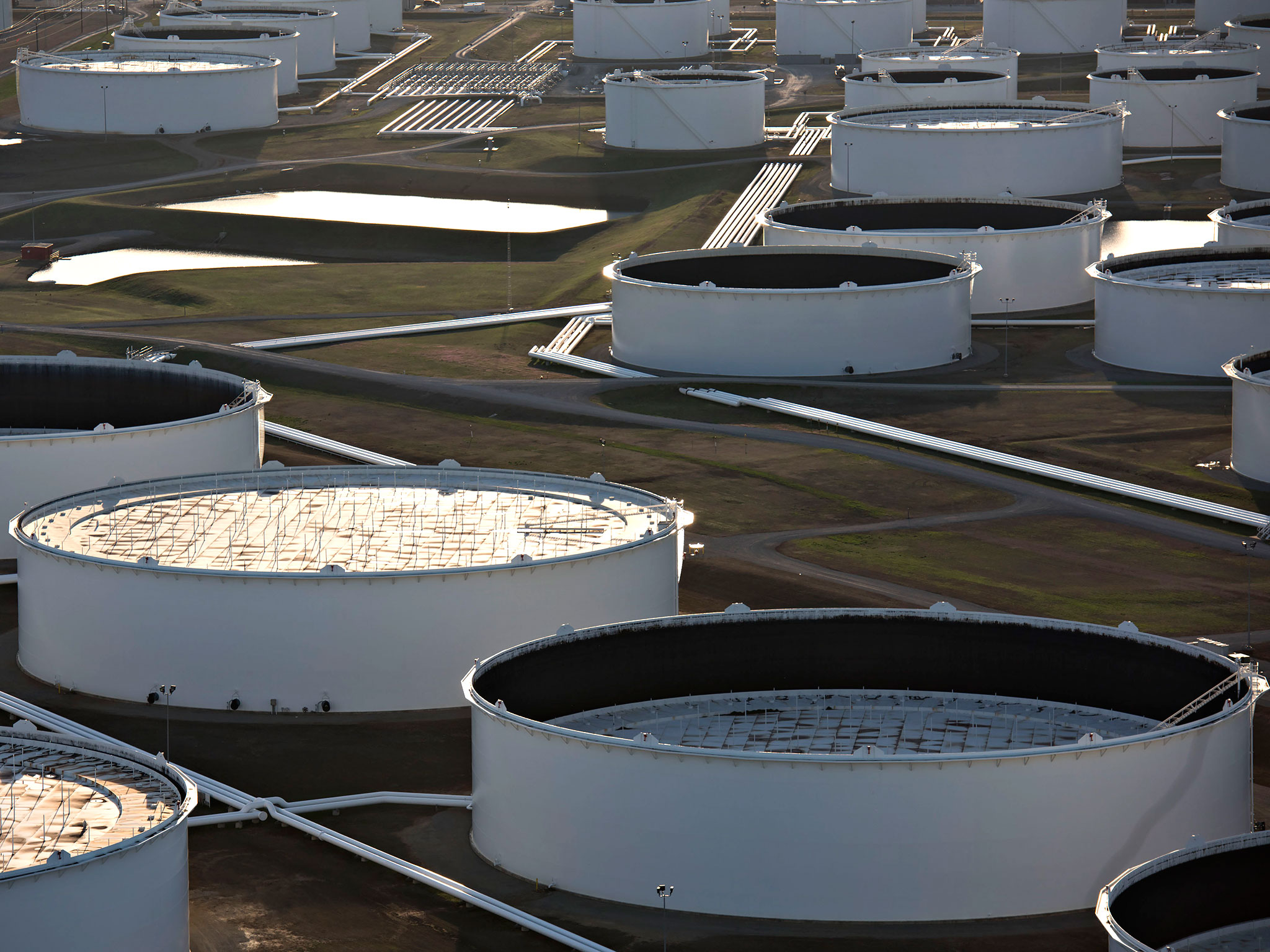 Trains, Trucks and Two Tankers: Mercuria Devises U.S. Oil Deal - Bloomberg