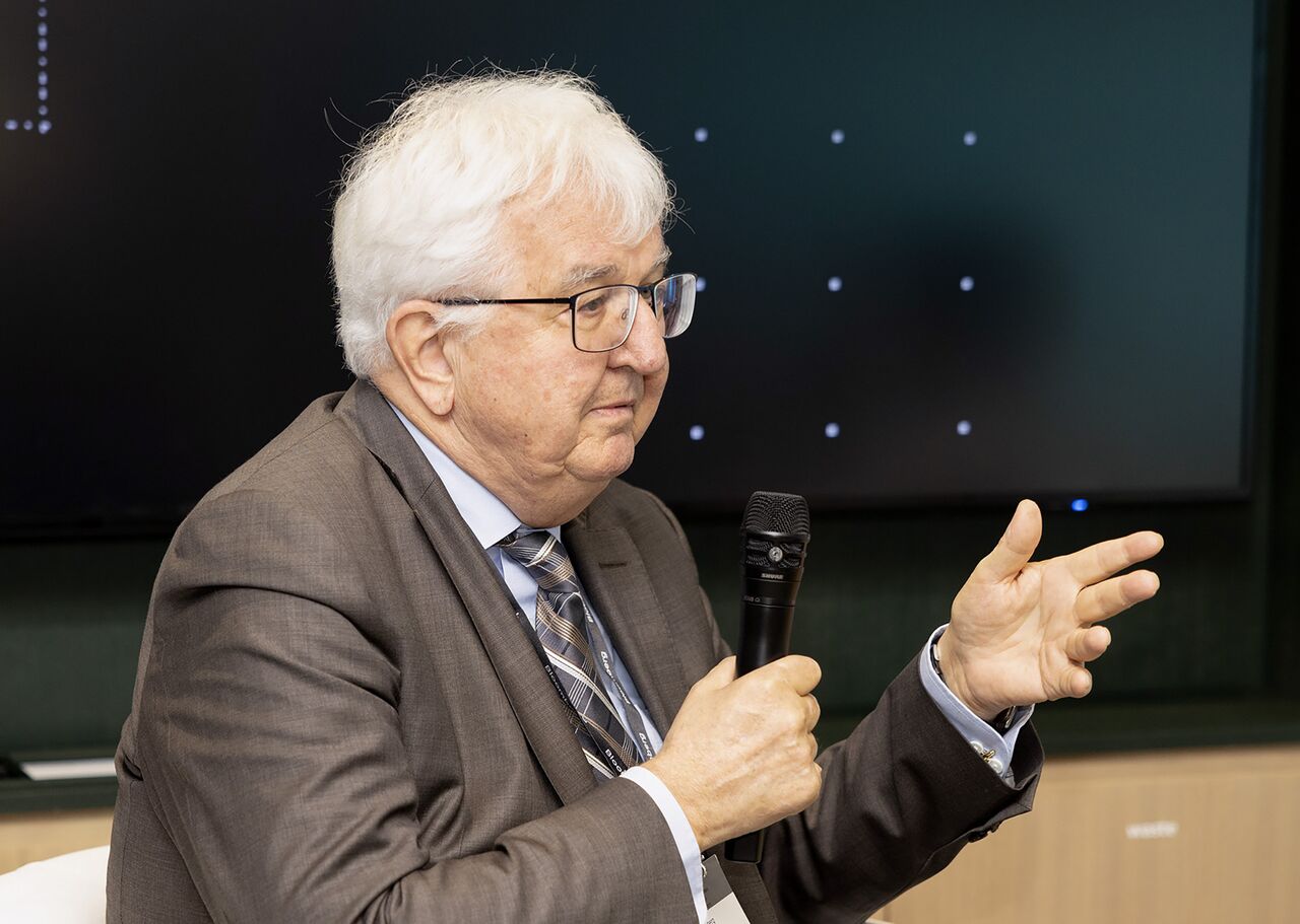 ECB’s Holzmann Says Shocks Could Force ECB to Raise Rates Again - Bloomberg