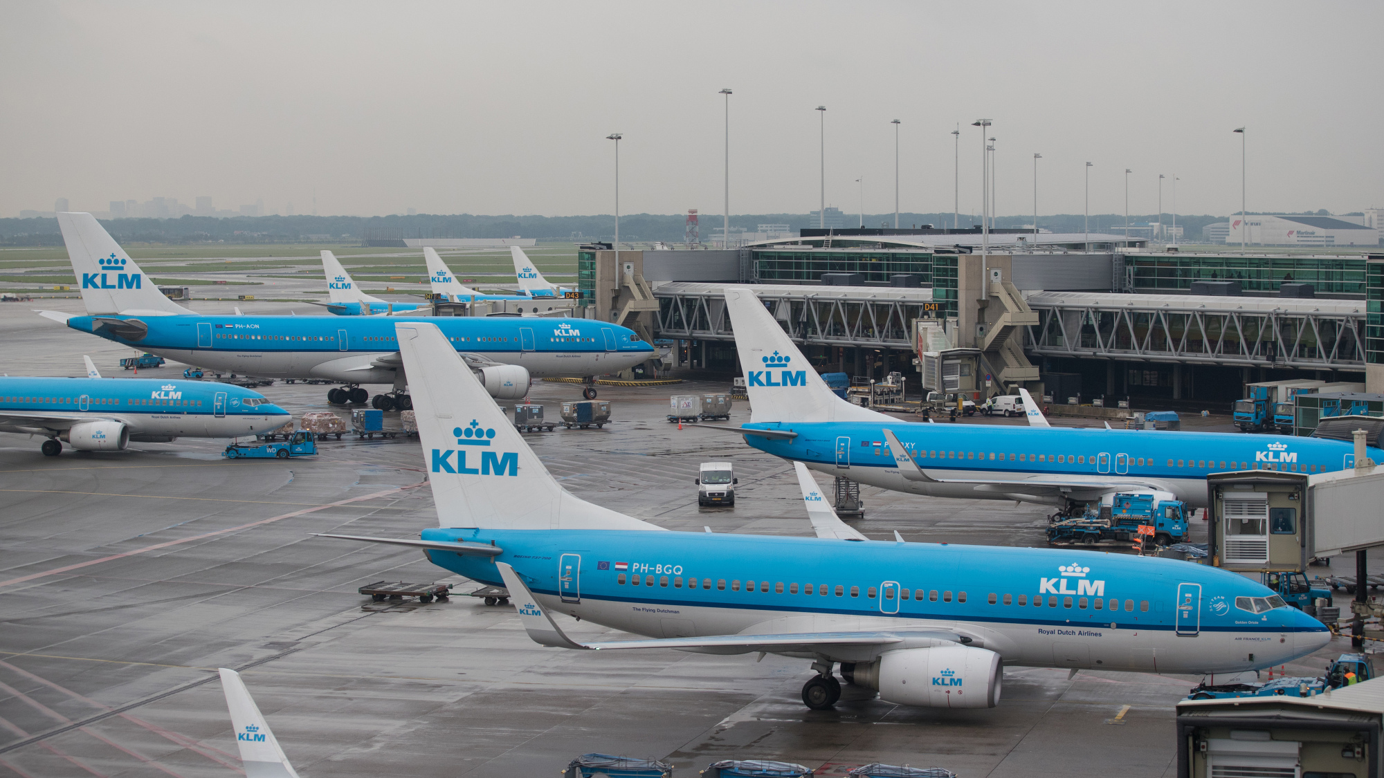 Air France-KLM Tumbles Most Since Merger on Surprise Dutch Stake ...