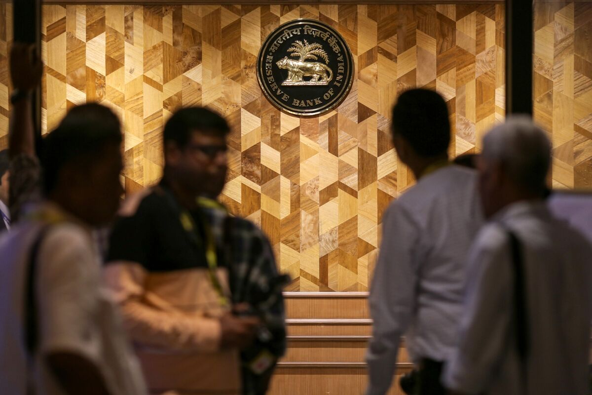 RBI Panel Favors Extended Hours for Bond Trades by Foreigners - Bloomberg