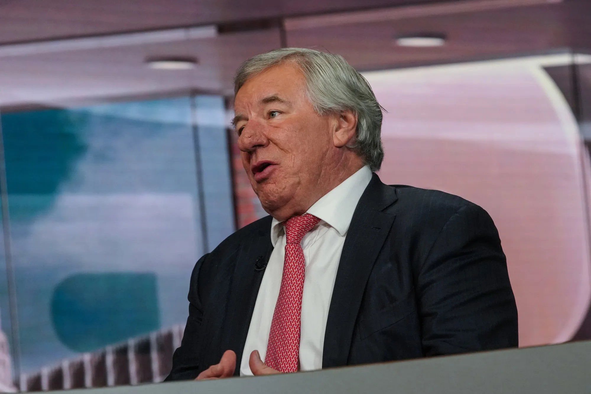 Standard Life’s Gilbert to Leave the Company He Helped Found - Bloomberg