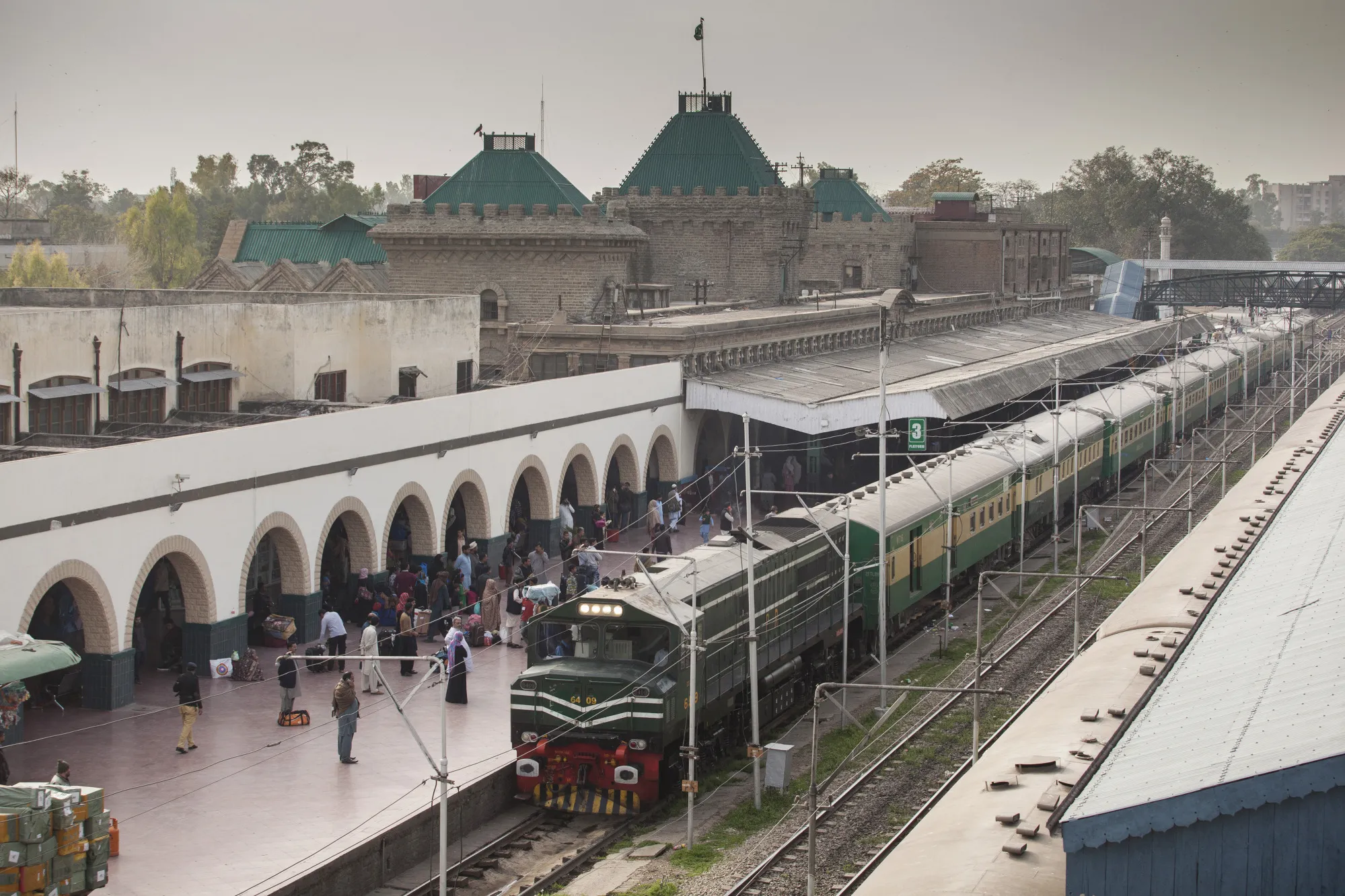 China’s Mega Railway Project Hits Roadblock in Pakistan - Bloomberg