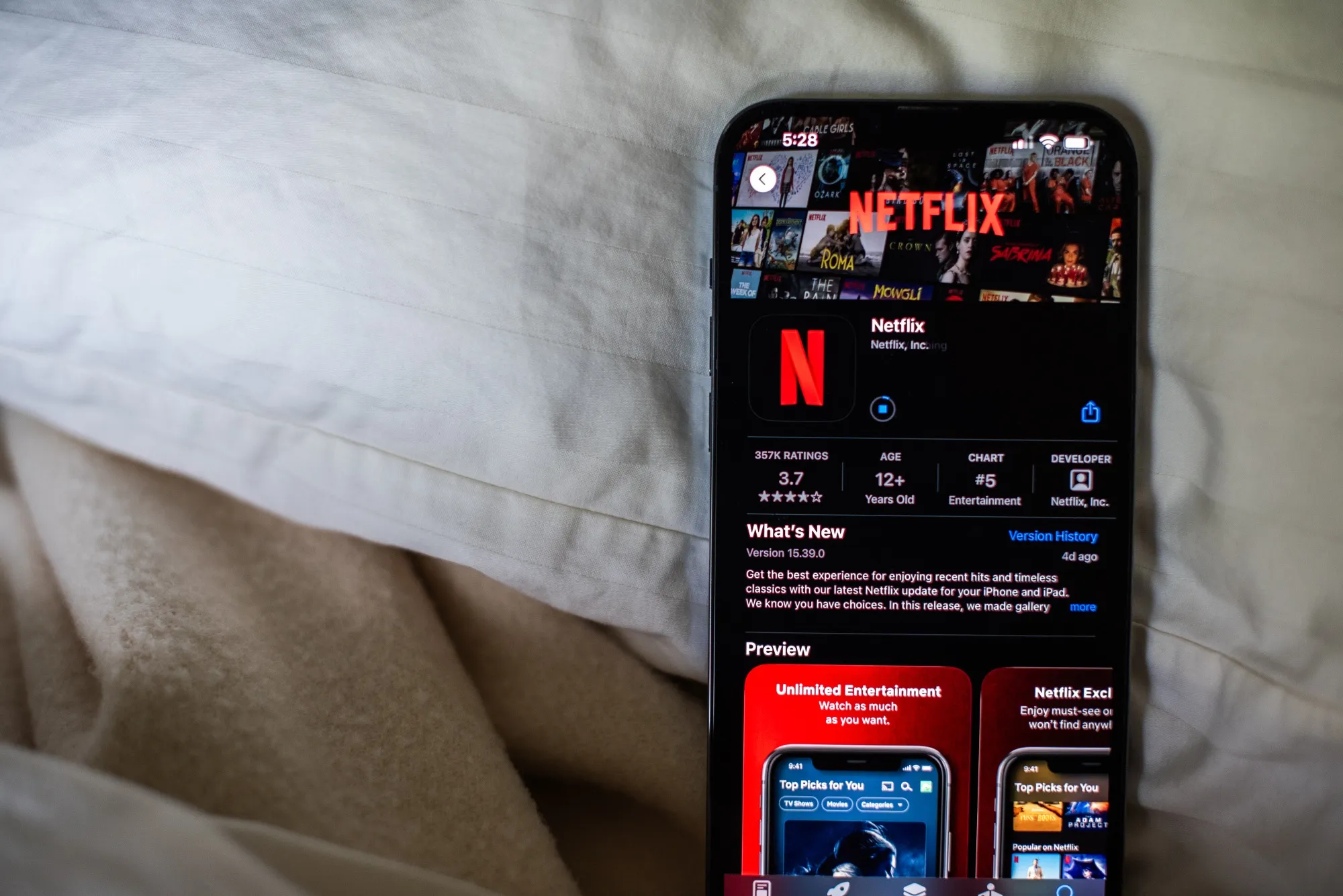 Netflix Stock (NFLX) Soars on Stunning Subscriber Jump - Bloomberg
