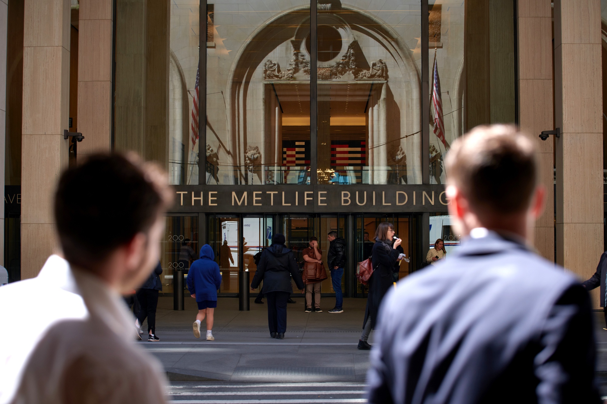 MetLife Beats on Profit, Approves $3 Billion Share Buyback - Bloomberg