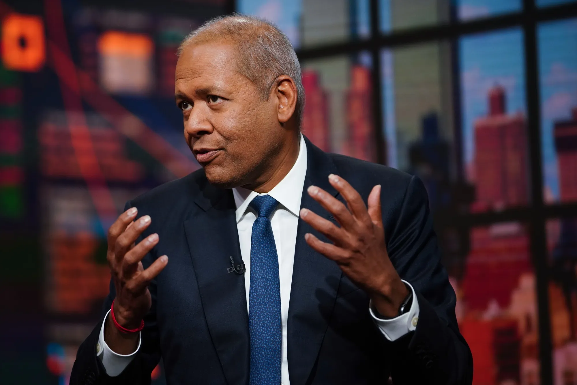 Barclays CEO Says Strategic Reset on Track, Consumers Resilient - Bloomberg