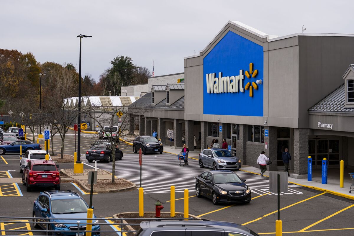 Walmart Expands Local Products in Bid to Boost Sales, Traffic - Bloomberg