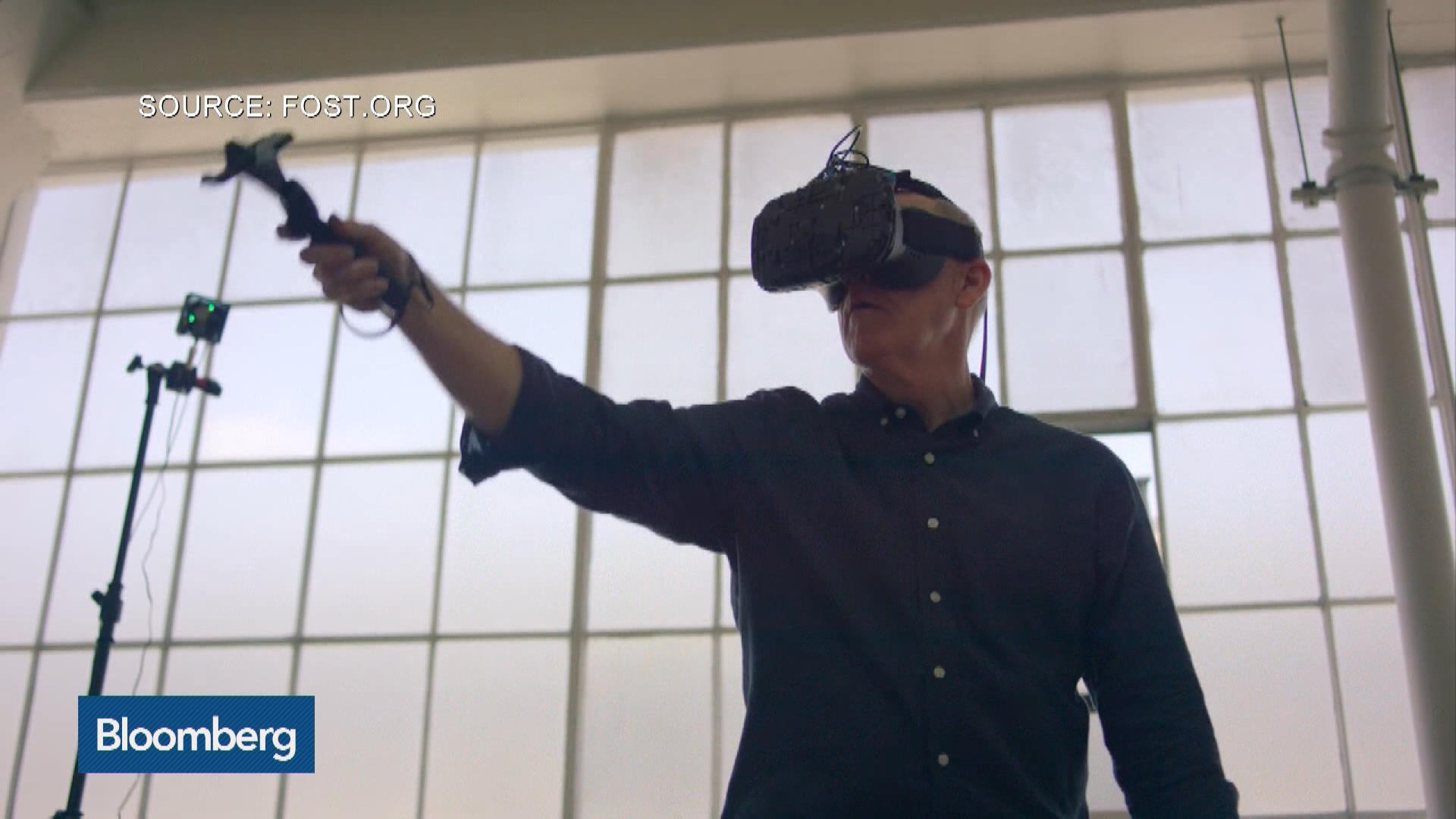 Watch Making the Case for HTC's $800 Vive VR System - Bloomberg