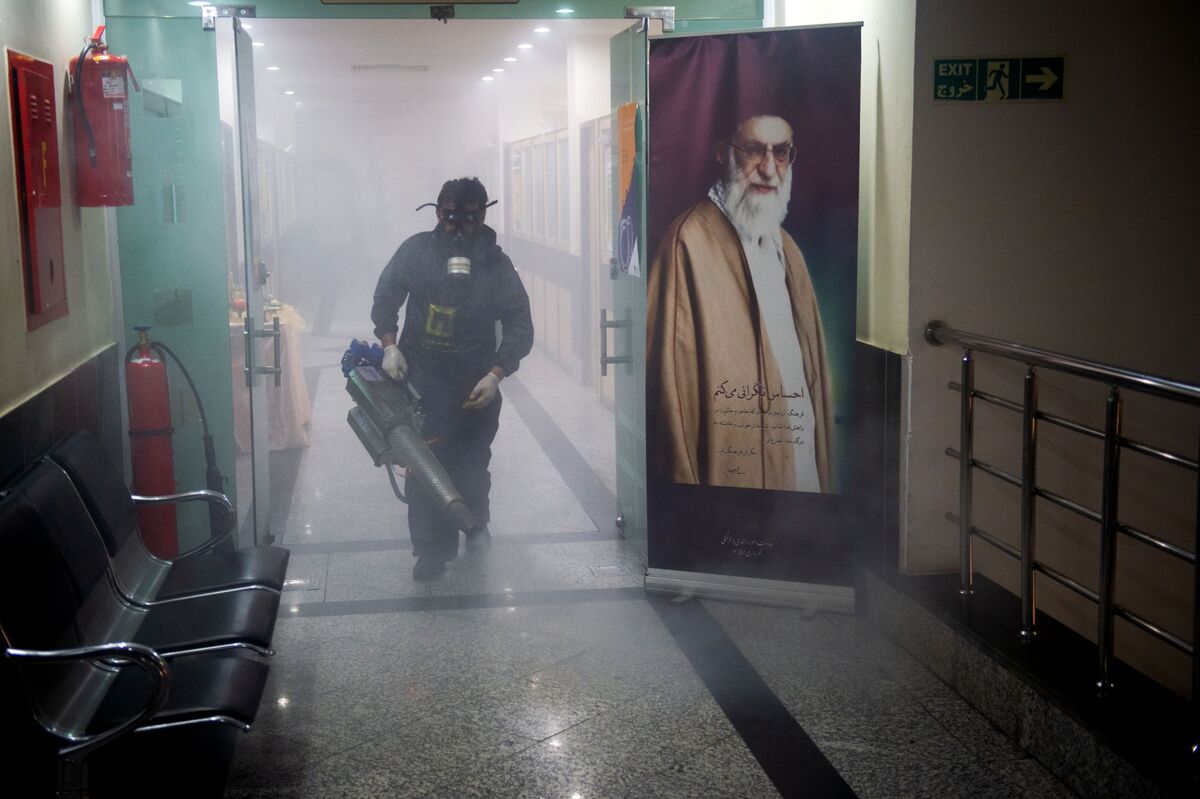 Floods Hit Iran as Emergency Services Battle Coronavirus Crisis - Bloomberg