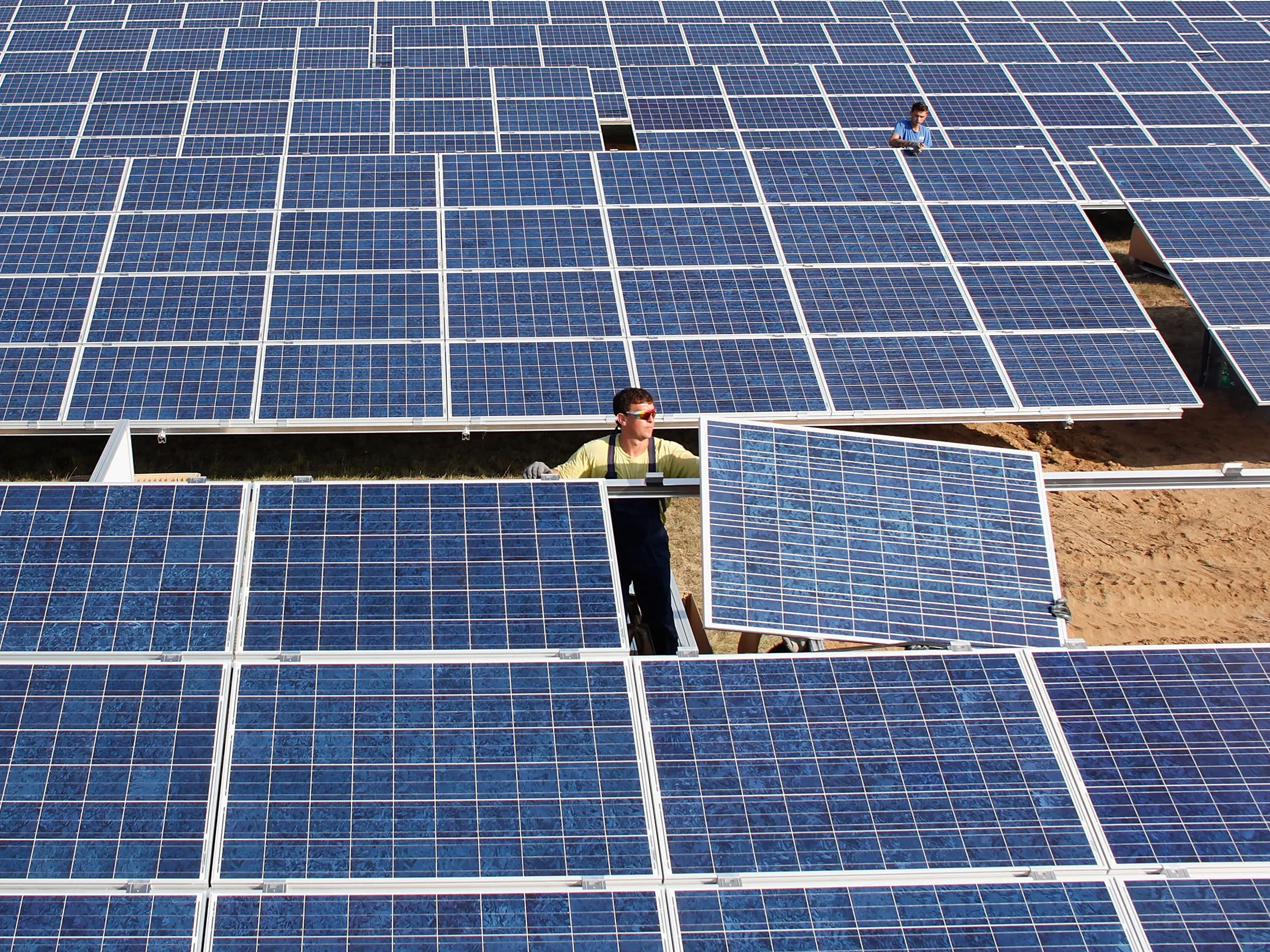 German Solar Records May Keep Traders Busy on Weekends - Bloomberg