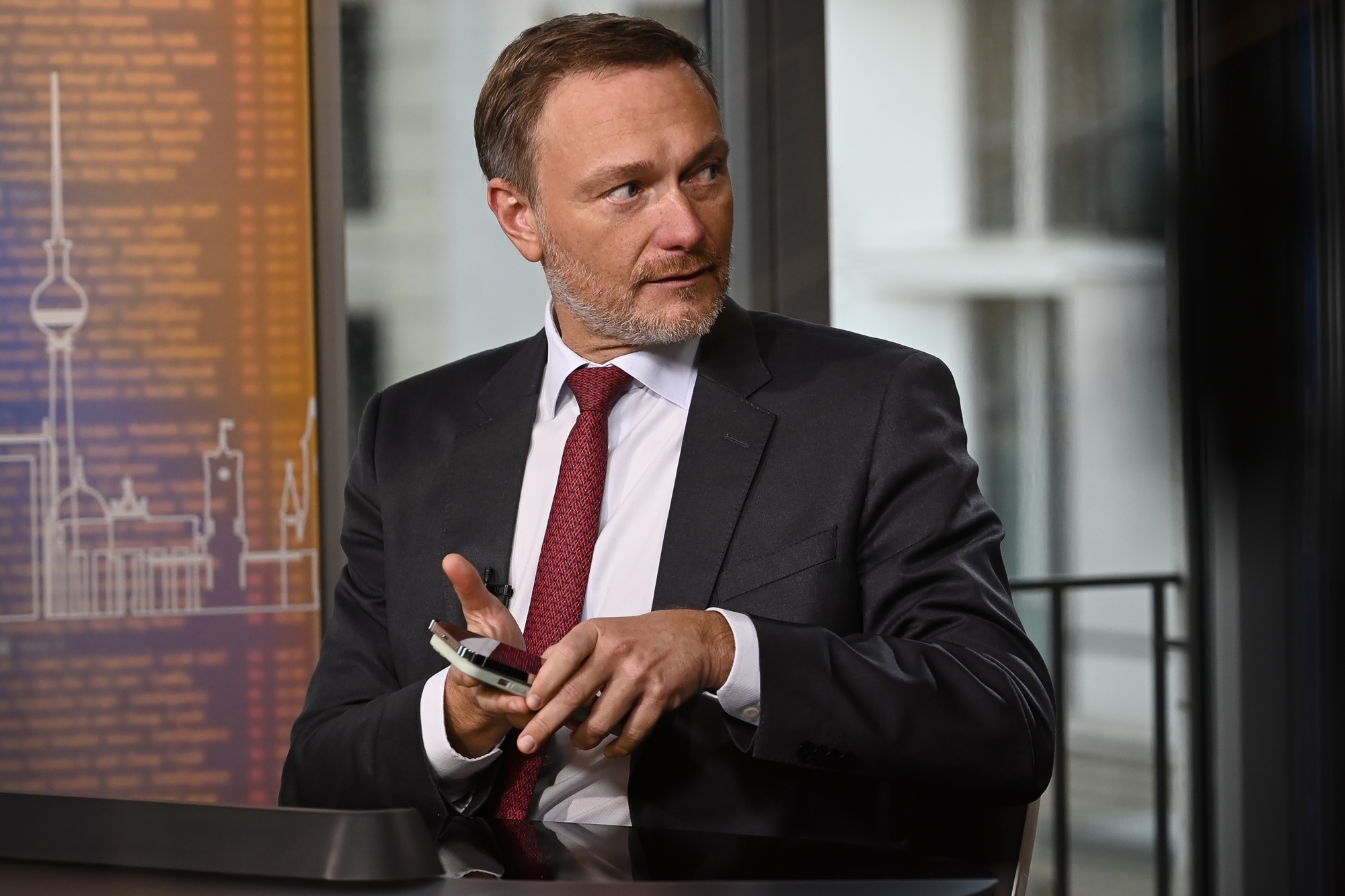Germany’s Lindner Won’t Face Criminal Probe on Real Estate Loans ...