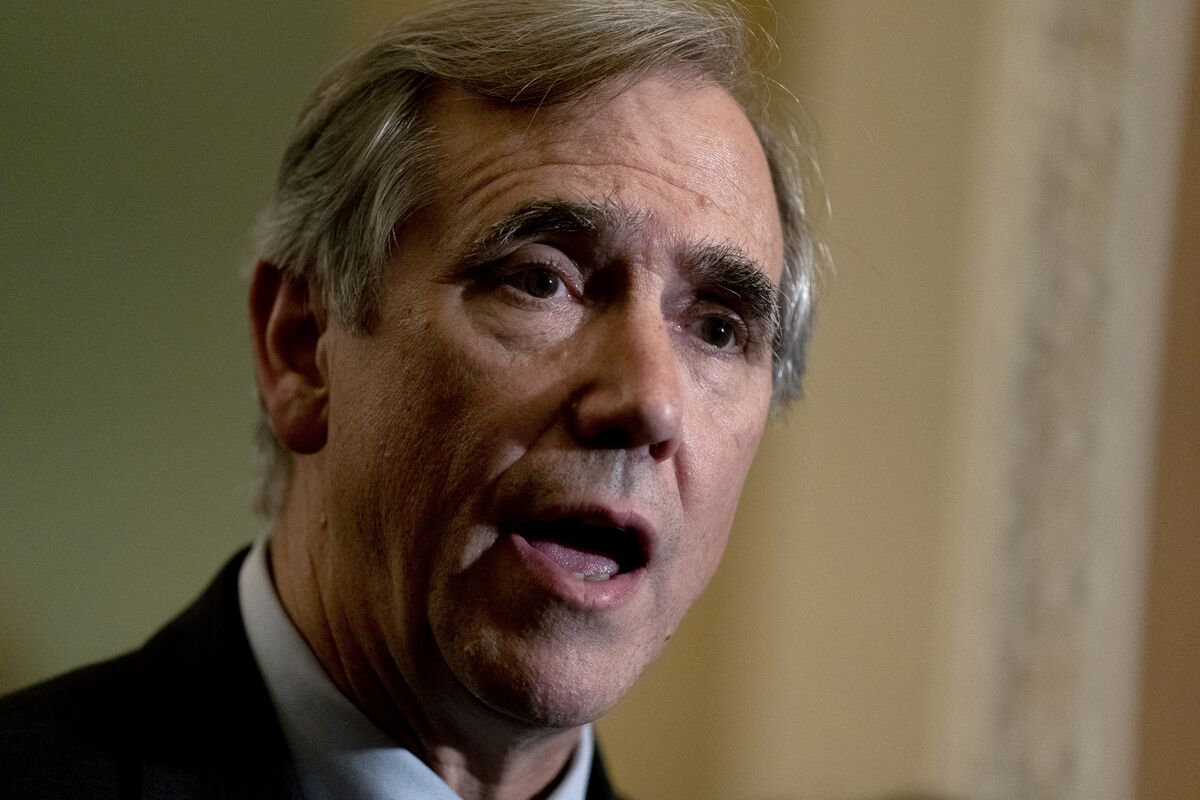 Democratic Senators Prepare for Battle on Voting-Rights Bill - Bloomberg