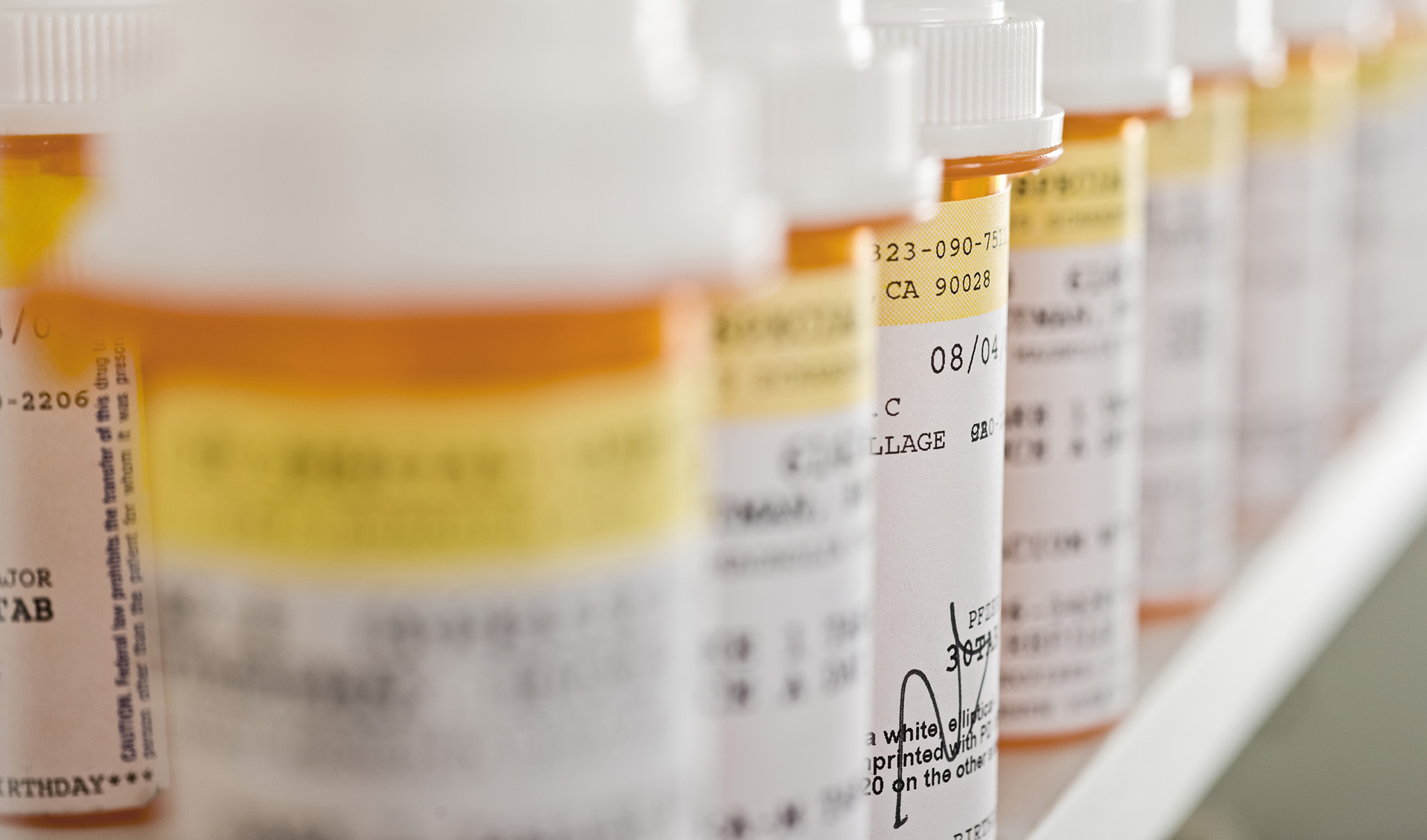 Pill Poppers Are Just as Common in Canada as America: Survey - Bloomberg