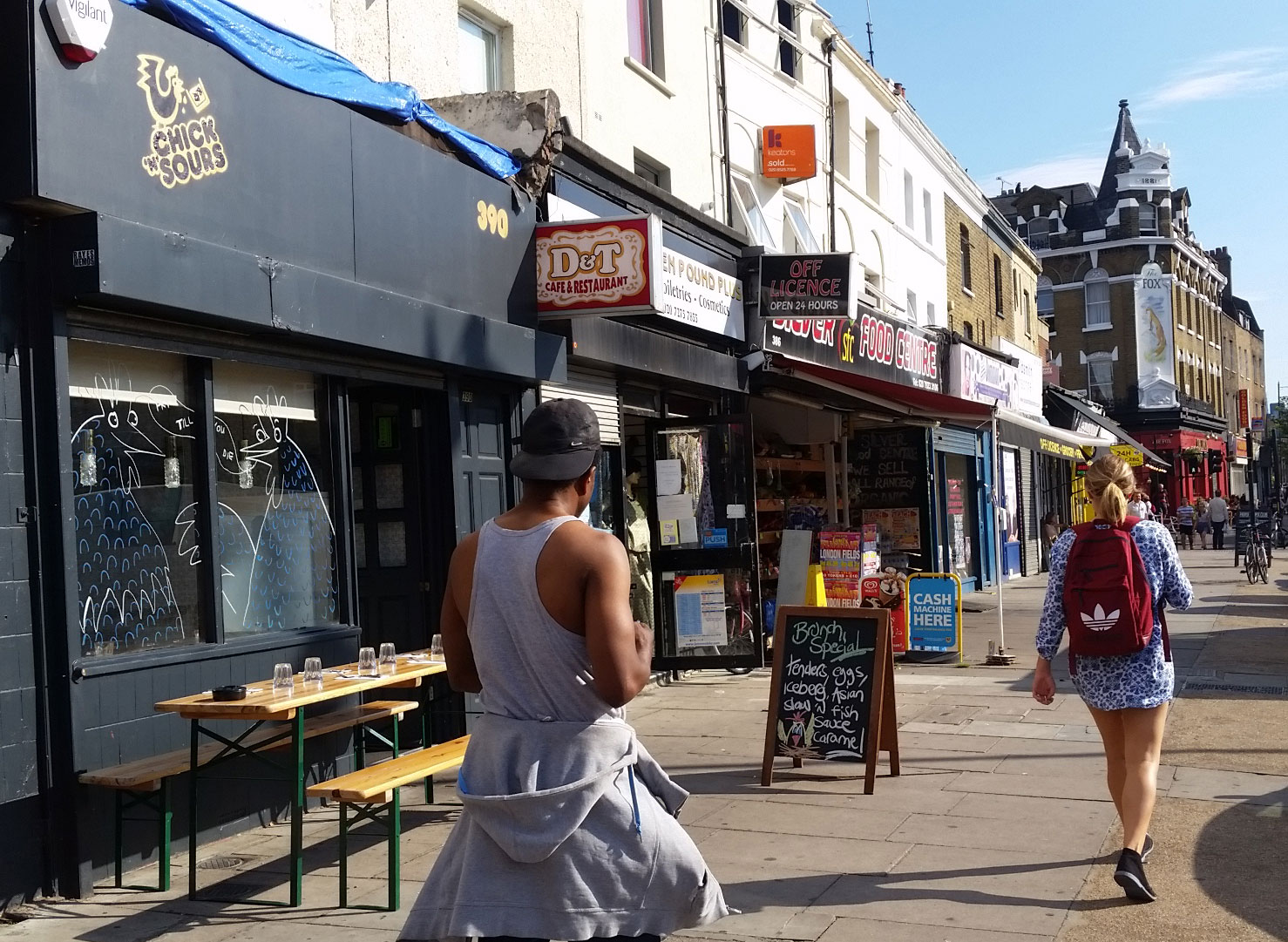 Three-Michelin-Star French Chef Loves East London Chicken Shack - Bloomberg