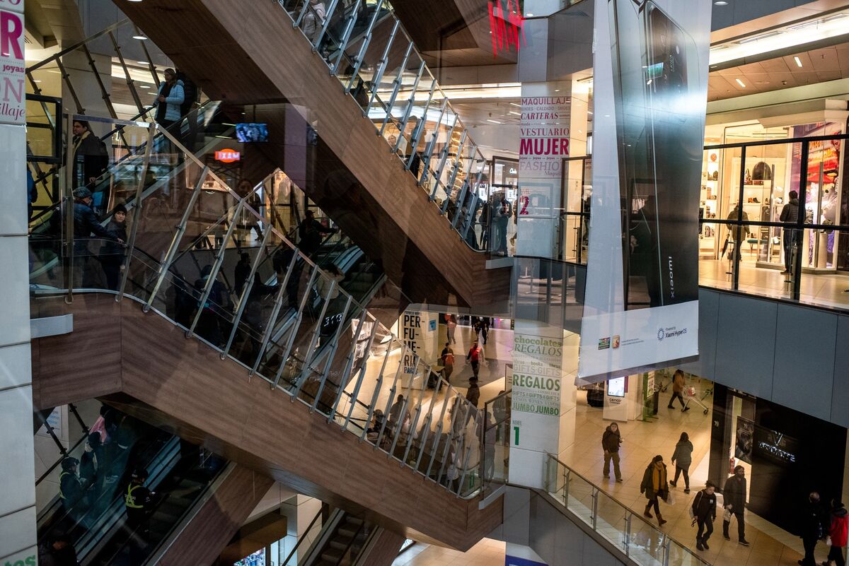 Chile Economic Activity Beats Forecasts for Fourth Month - Bloomberg