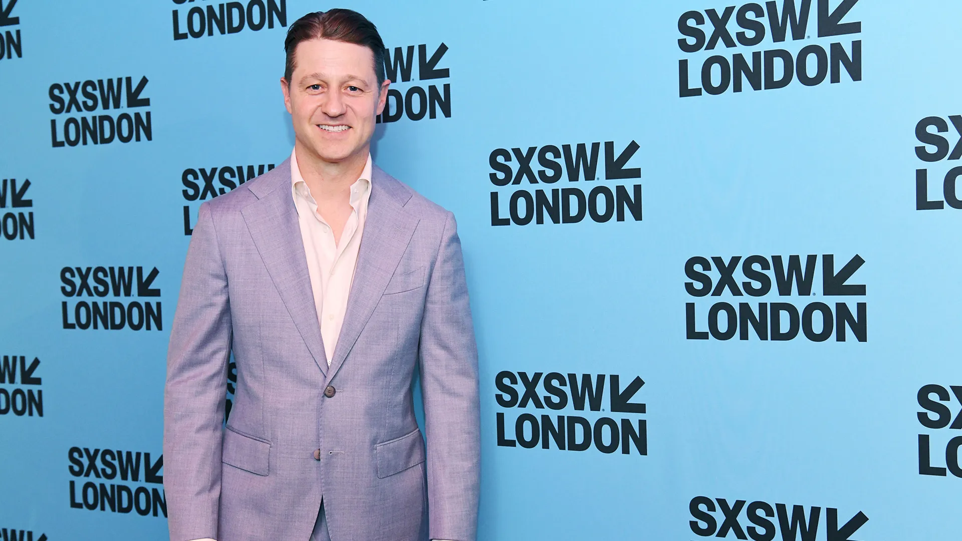 Watch Actor Ben McKenzie Explores Cryptocurrency Fraud in Doc. - Bloomberg