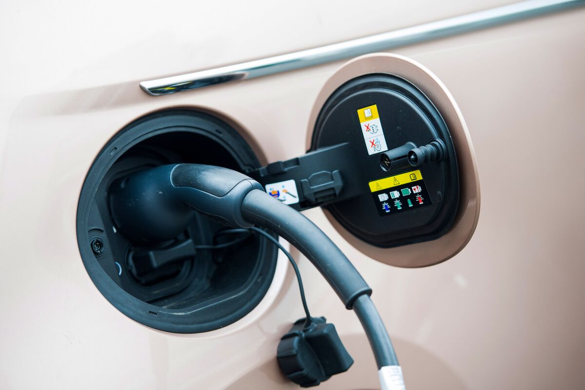 Jeep Maker Stellantis Sets Up EV Charging Unit to Soothe Range Anxiety ...