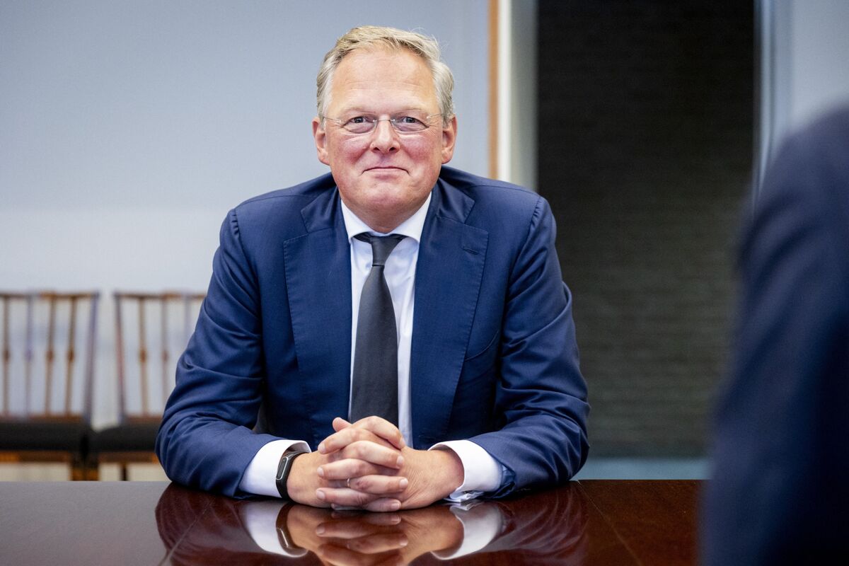 Dutch Tax Minister Folkert Idsinga Quits After Inquiry on Stock ...