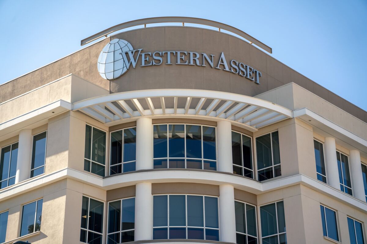 Western Asset Is Selling Mortgage Bonds as Investors Pull Money - Bloomberg