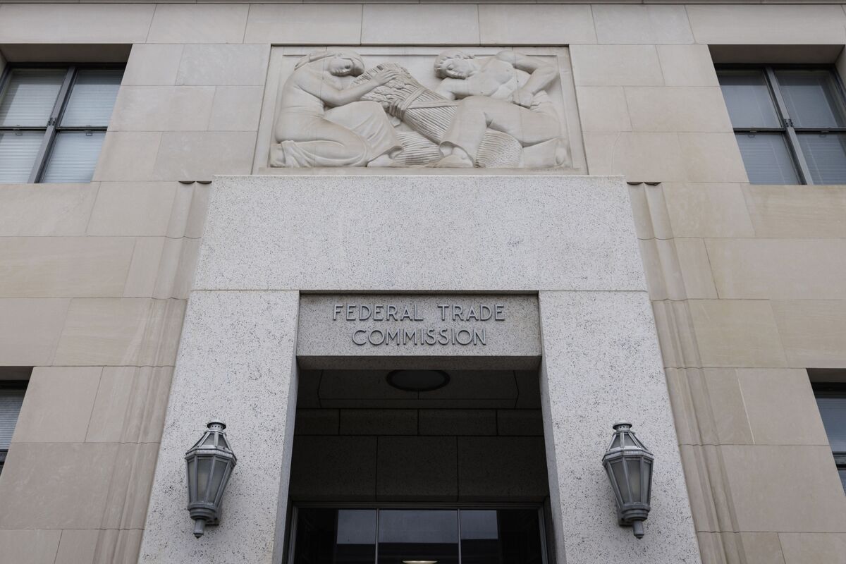 Trump Nominates David Macneil to US Federal Trade Commission - Bloomberg