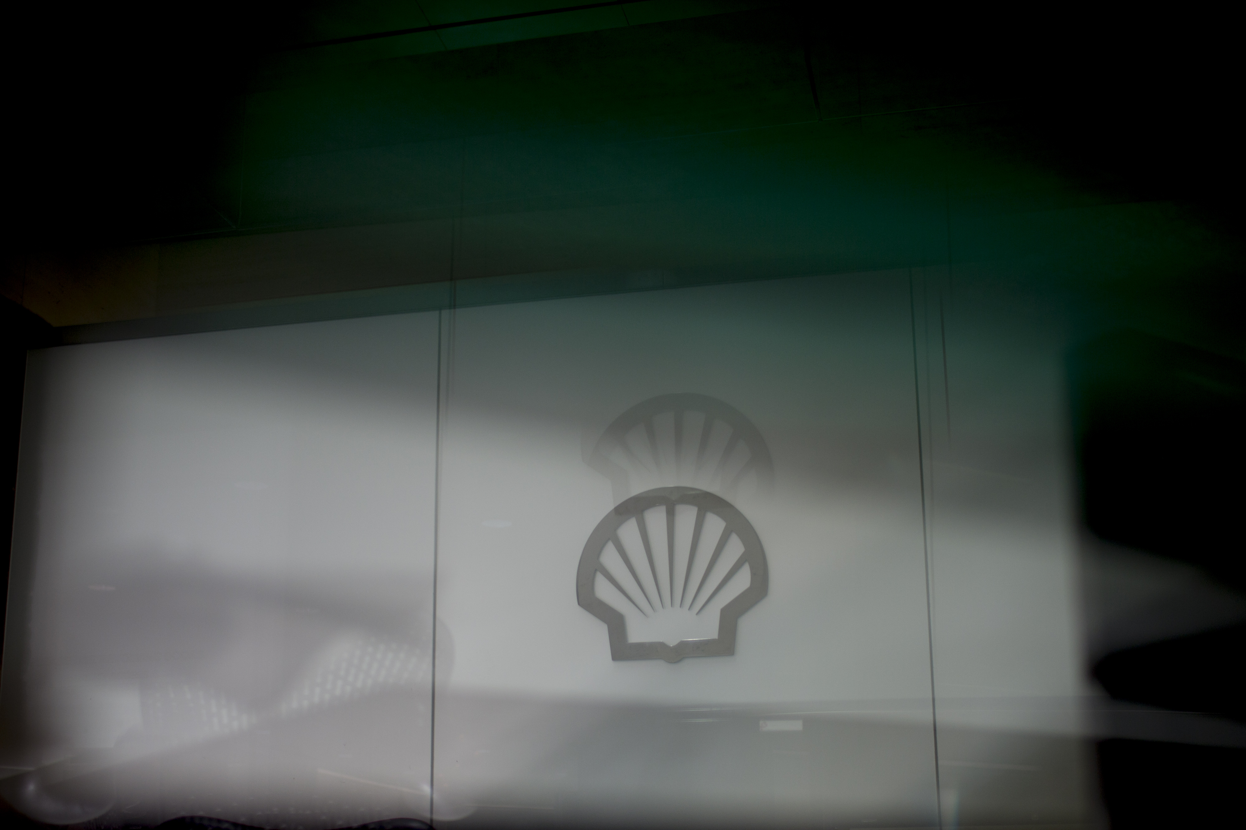 Shell Halts $20 Billion Louisiana Gas-to-Liquids Project - Bloomberg