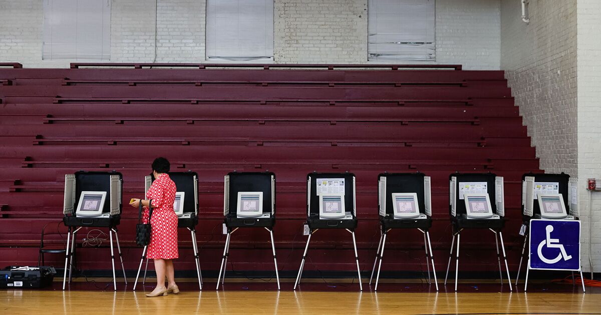 Advocates Say Paper Ballots Are Safest - Bloomberg