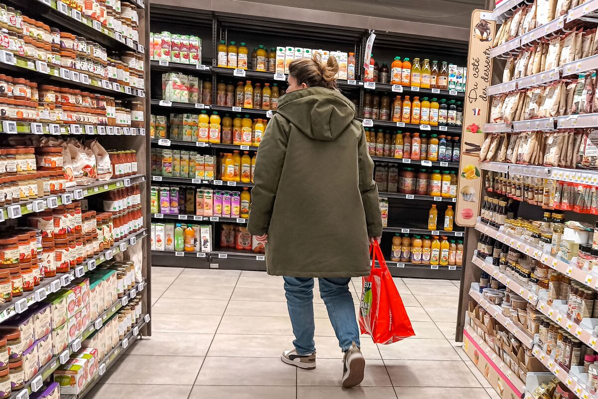 Euro-Zone Inflation Surpasses 3% for First Time Since 2023 - Bloomberg