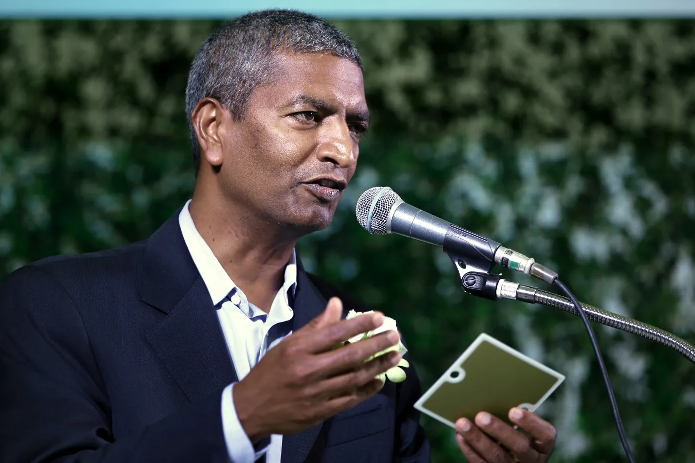 Fuel Cell Company CEO Doesn't Believe in Fuel Cell Cars - Bloomberg