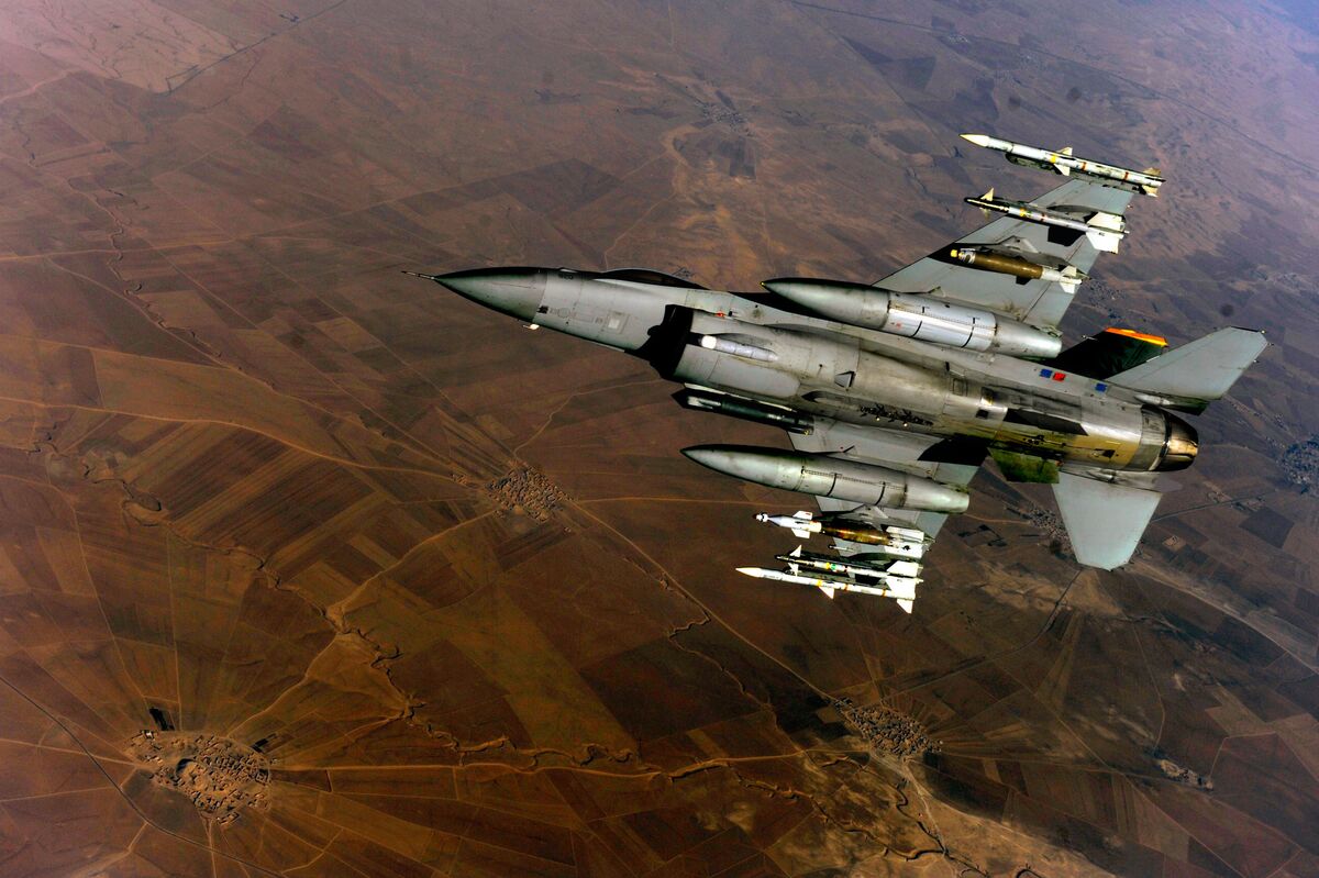 U S F 16s Launch First Attack From Turkey Against Islamic State