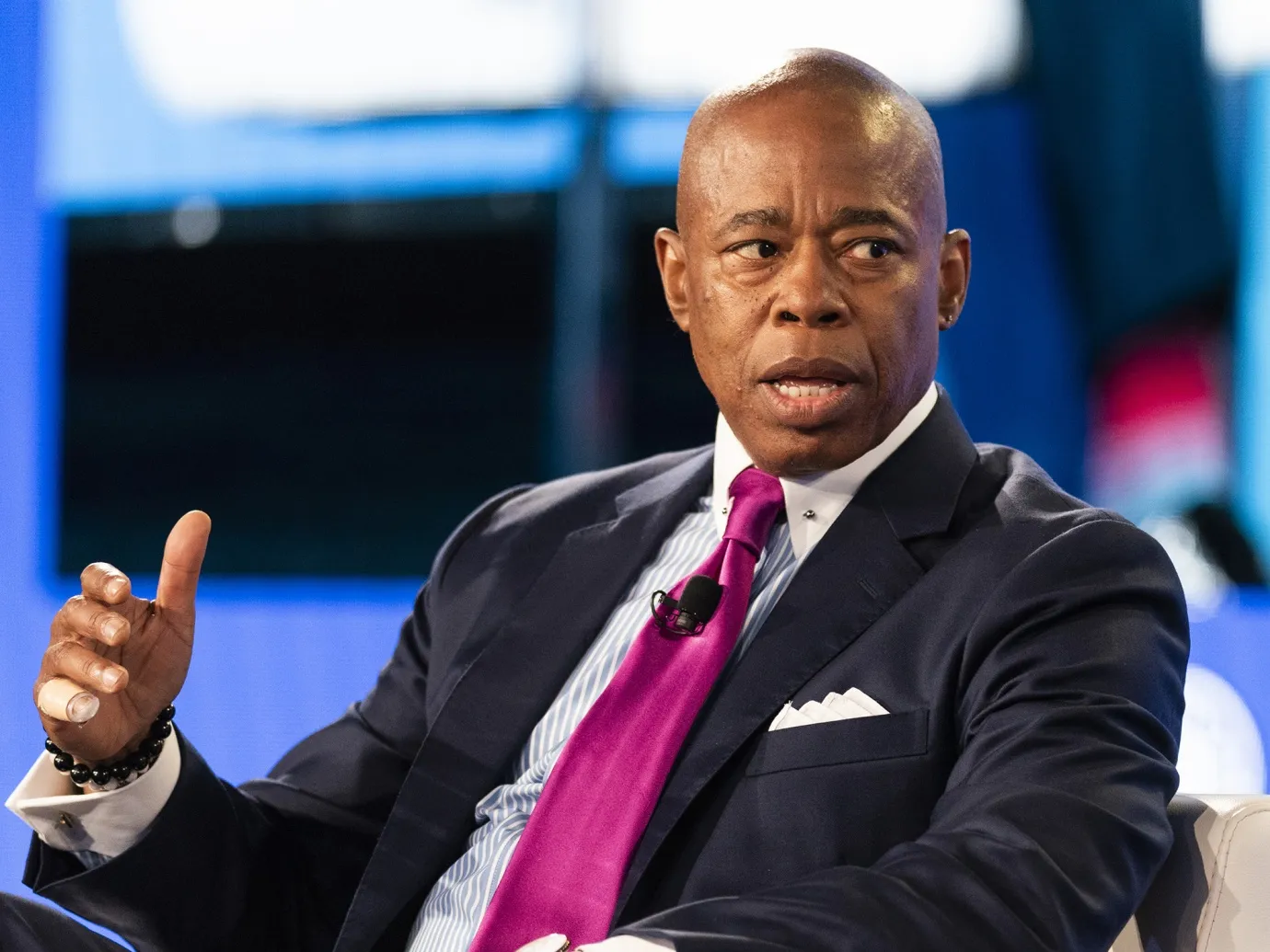 NYC Mayor Defends Police, Blames Illegal Guns for Crime Surge - Bloomberg