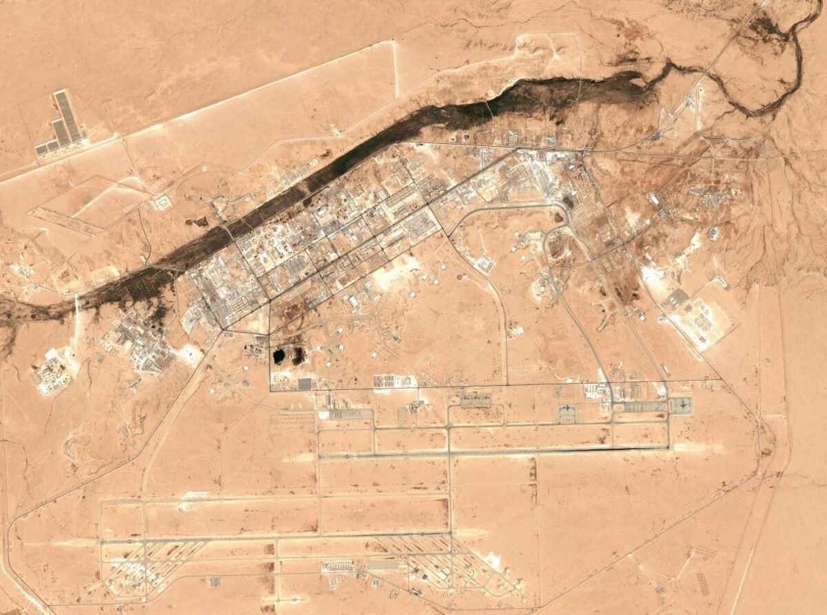 No U.S. Casualties in Iran Strikes on Iraq Base: U.S. Official - Bloomberg