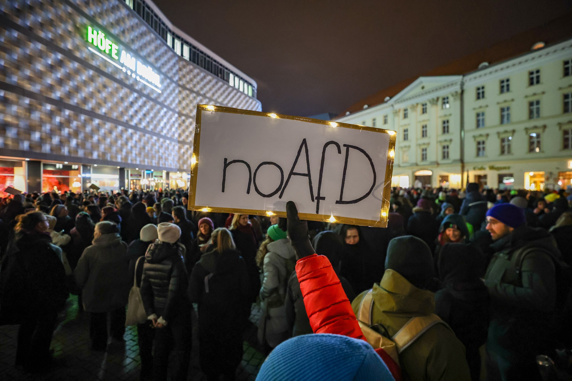 German Far-Right Still On Track for Saxony Election Win - Bloomberg