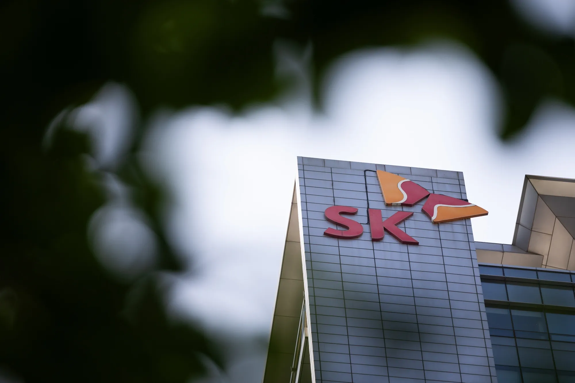 SK Group Backs Fund to Bring South Korean Chip Firms to China - Bloomberg