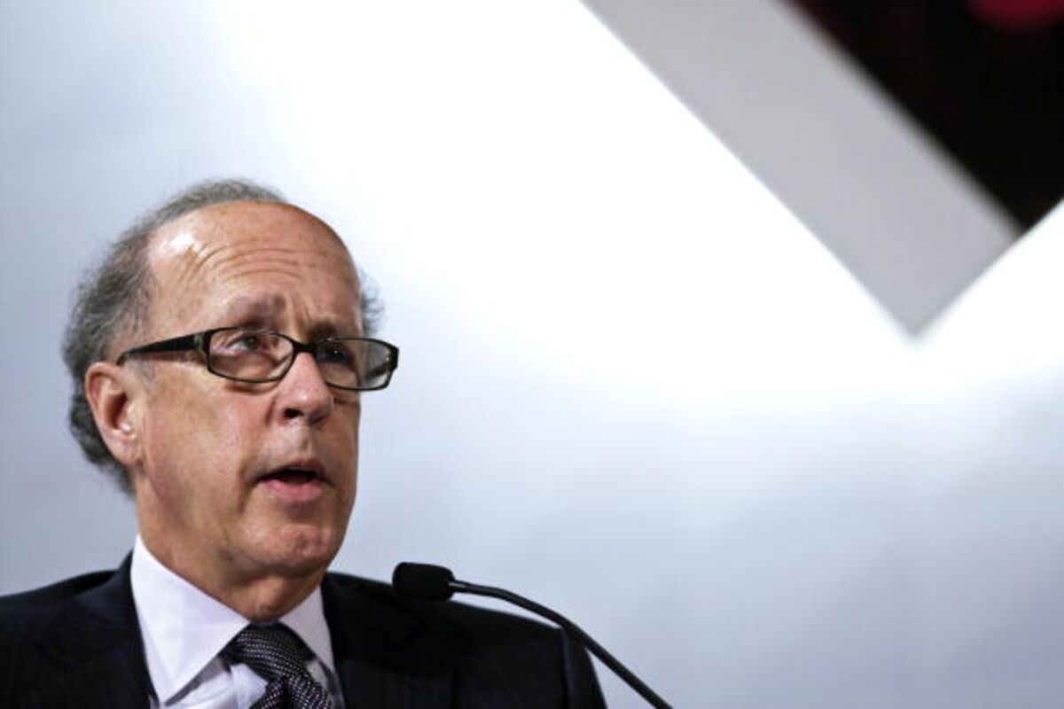 Stephen Roach's Pivot to China - Bloomberg