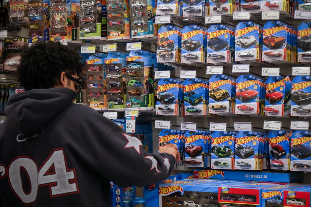 Mattel First-Quarter Sales Beat Estimates on Hot Wheels Demand (MAT ...
