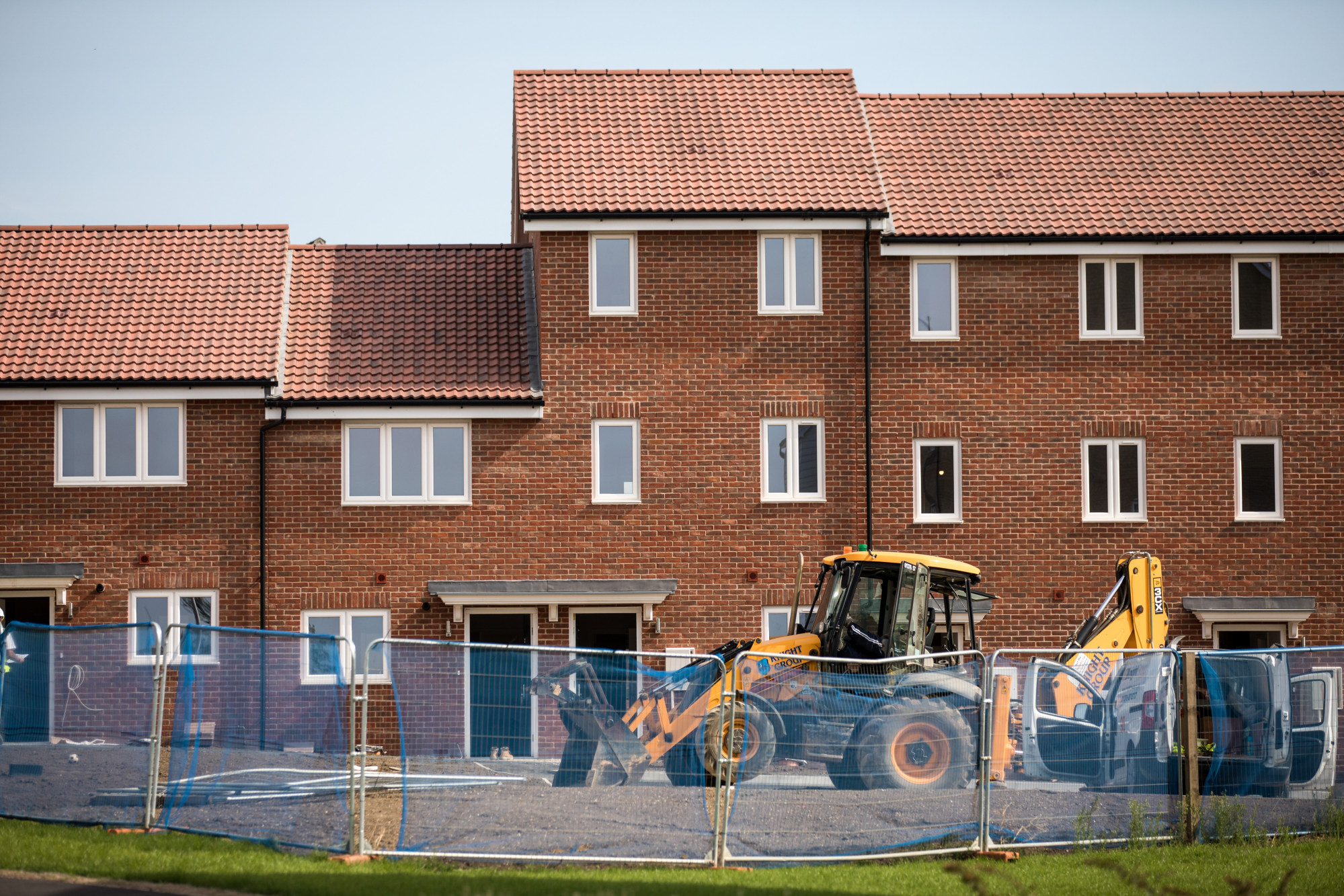 U.K. Housing Slump Endures in 2019 as Brexit Hangs Over Outlook - Bloomberg