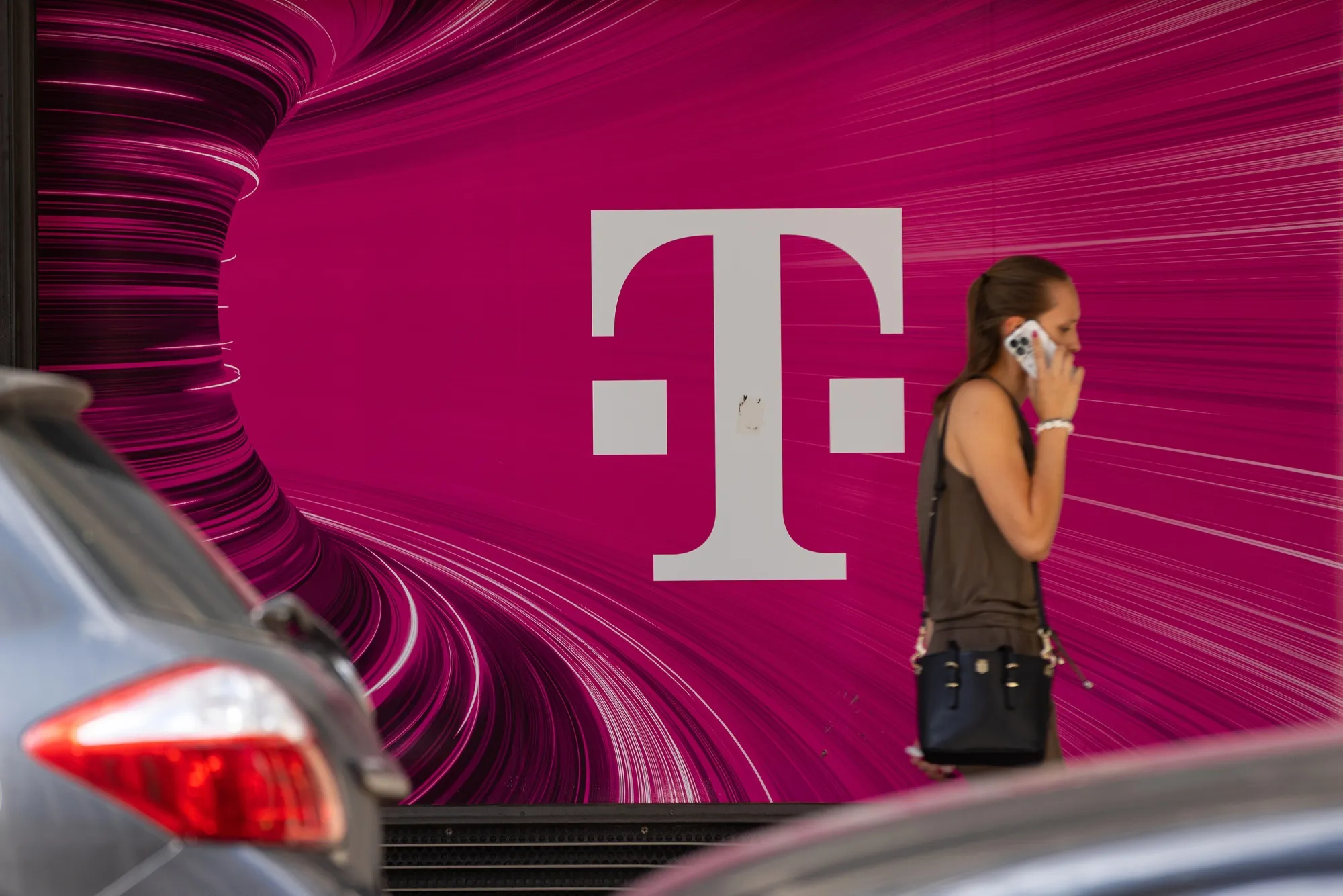 Deutsche Telekom (DTE) Raises Earnings Forecast on Strong German Sales - Bloomberg