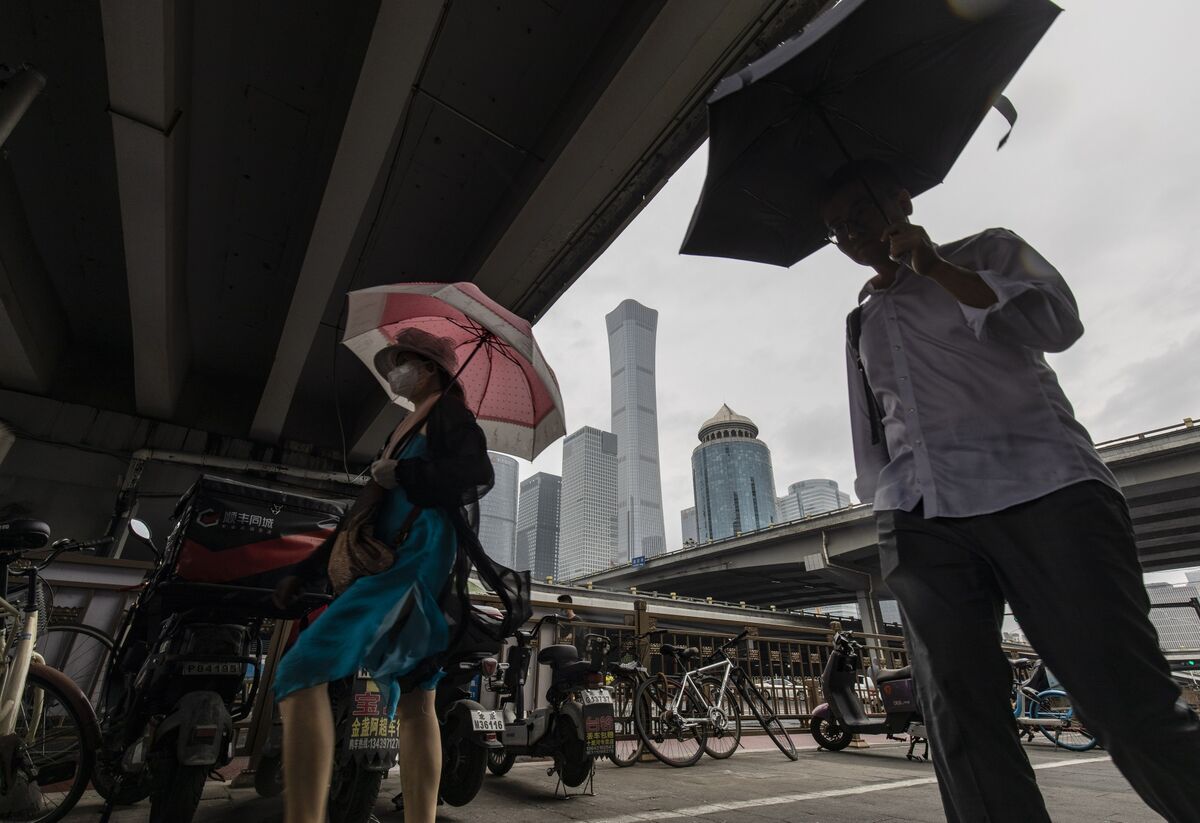 China Services Growth Softens in Fresh Sign of Weakness - Bloomberg