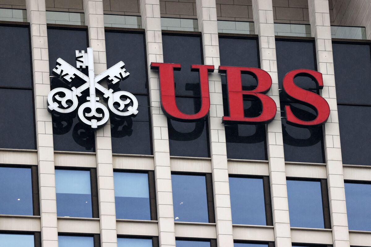 UBS、ウェルス事業収入は予想以下－顧客の慎重姿勢持続も - Bloomberg
