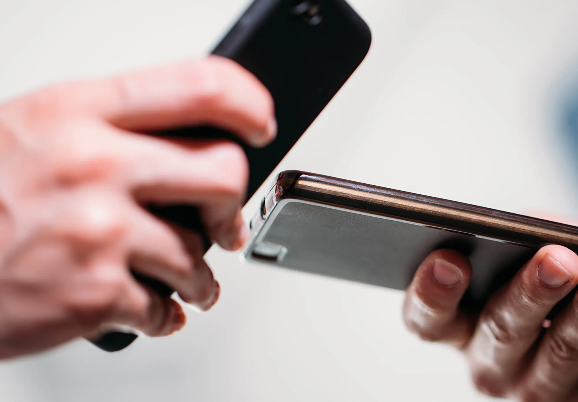 ‘Zero-Click’ Spyware Emerges as a Menacing Mobile Threat - Bloomberg