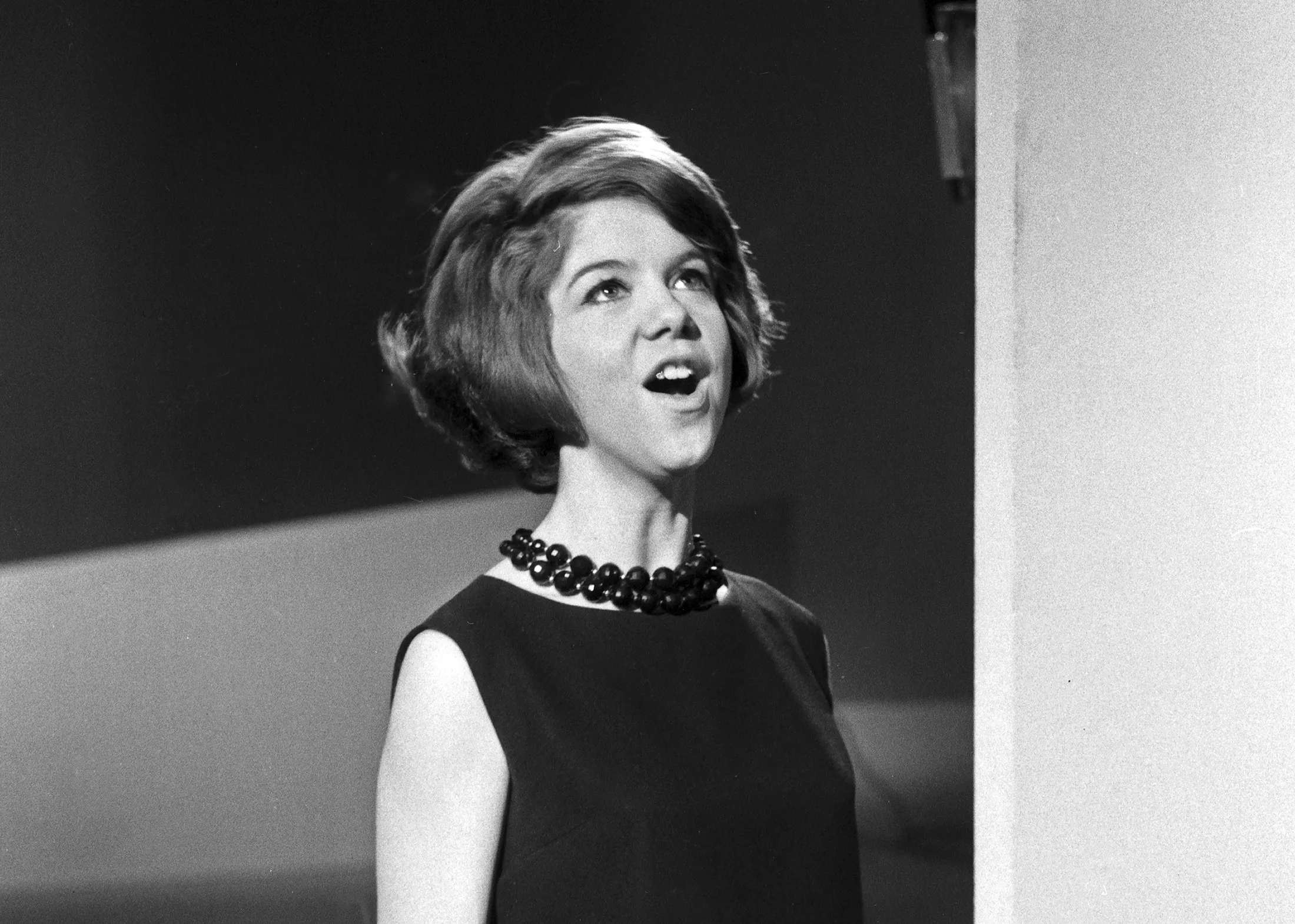 'Queen of the House' Singer Jody Miller Dies At Age 80 - Bloomberg