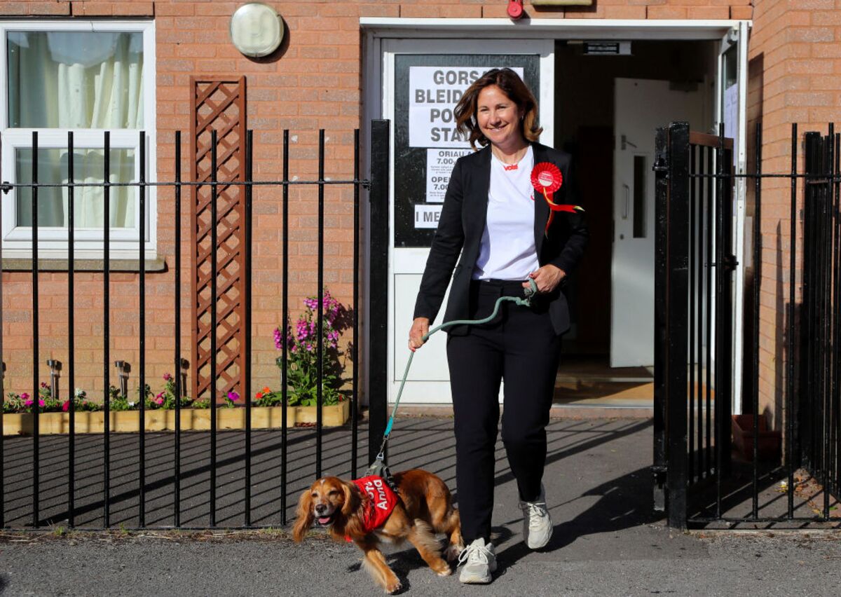 Dogs at Polling Stations: UK Election Day Tradition Brings Smiles to ...