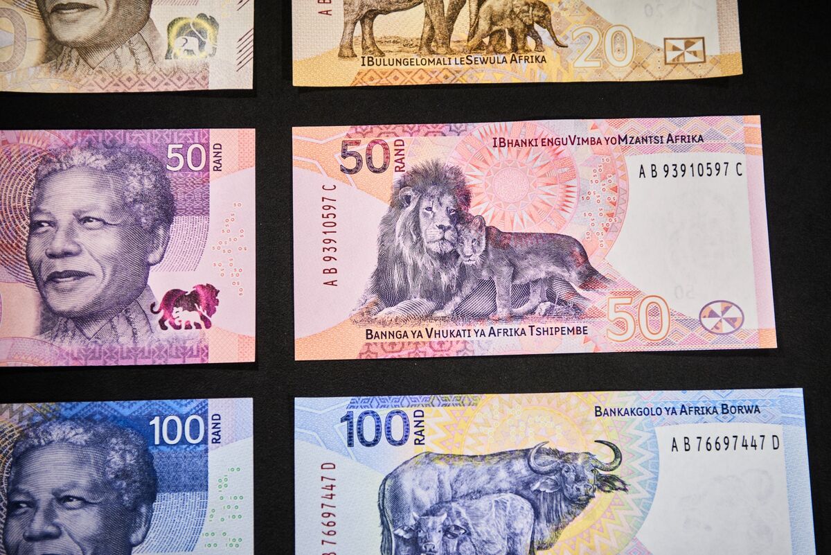 Emerging-Market Currencies Gain on Final Day of Weak First Half - Bloomberg
