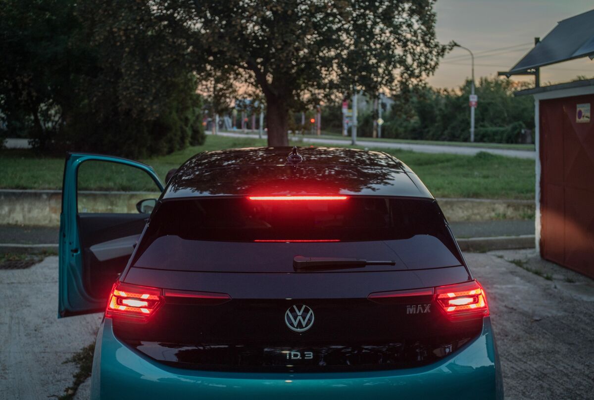 VW Software Issues Point to iOS and Android-Like Future for Cars ...