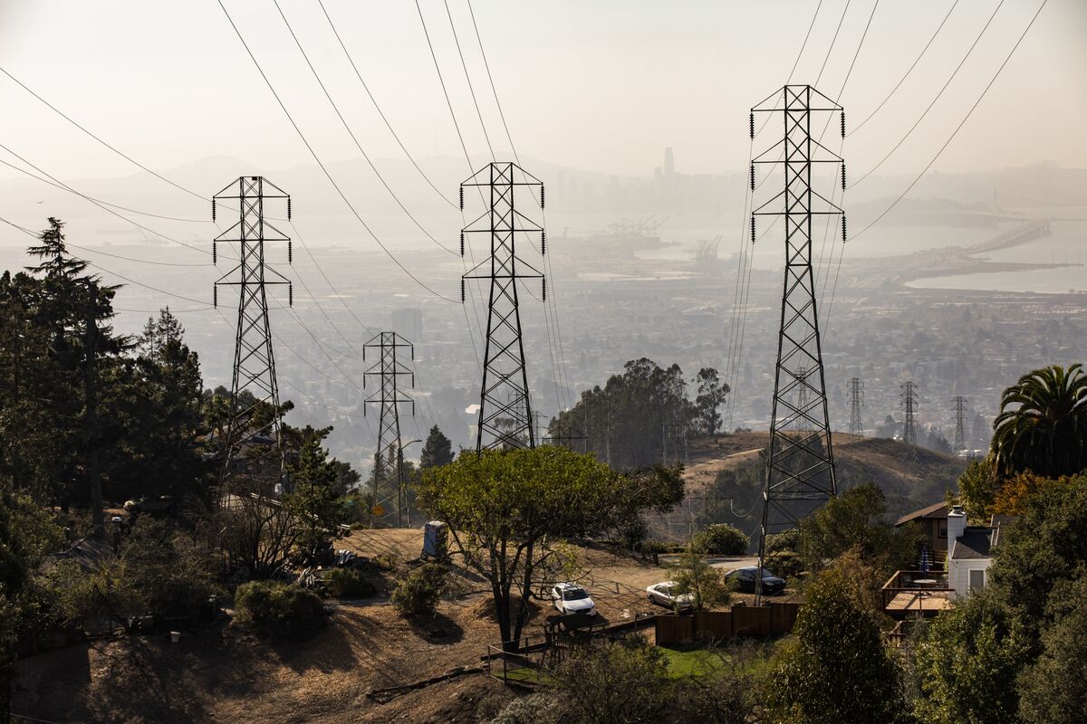 California Faces Power Shutoffs as Winds Boost Fire Threat - Bloomberg