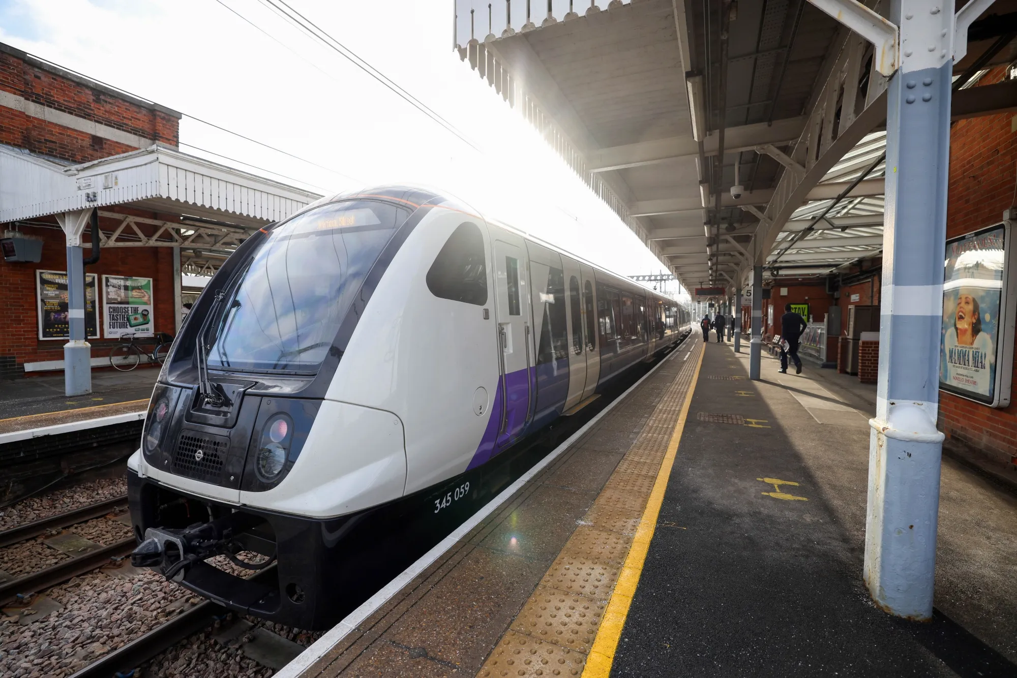 London, Paris, Seoul Show Commuting Power of Fast Regional Rail - Bloomberg