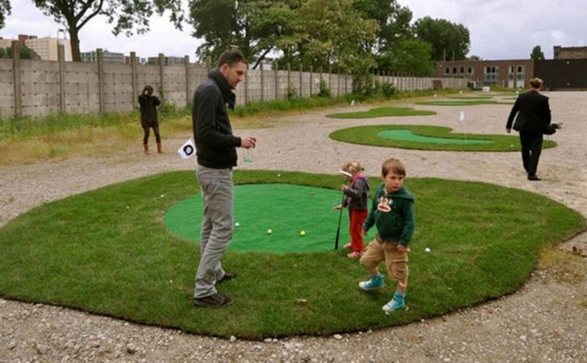 Let's Turn More Empty Lots Into Mini-Golf Courses - Bloomberg
