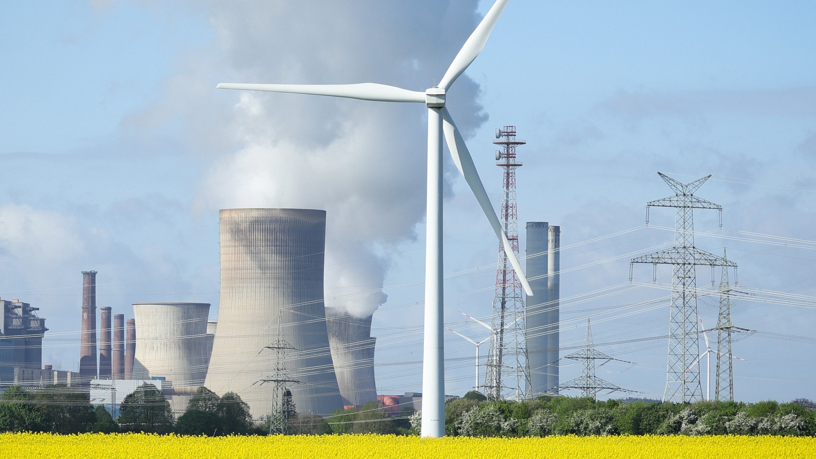 Watch World to Rely on Fossil Fuels for Next 30-40 Years: PGIM - Bloomberg