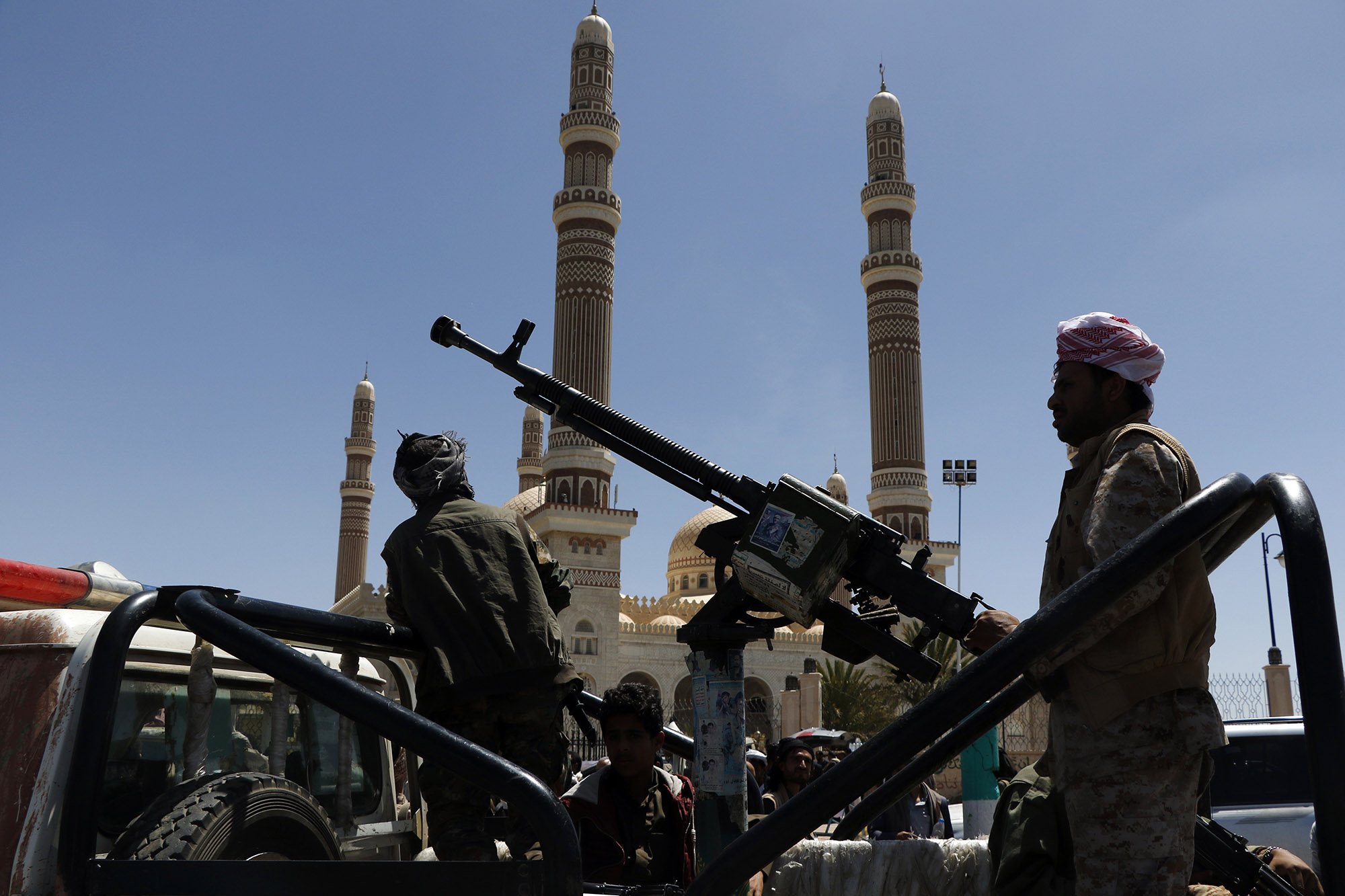 Saudi Coalition to Free 200 Houthis as Yemen Peace Efforts Grow - Bloomberg