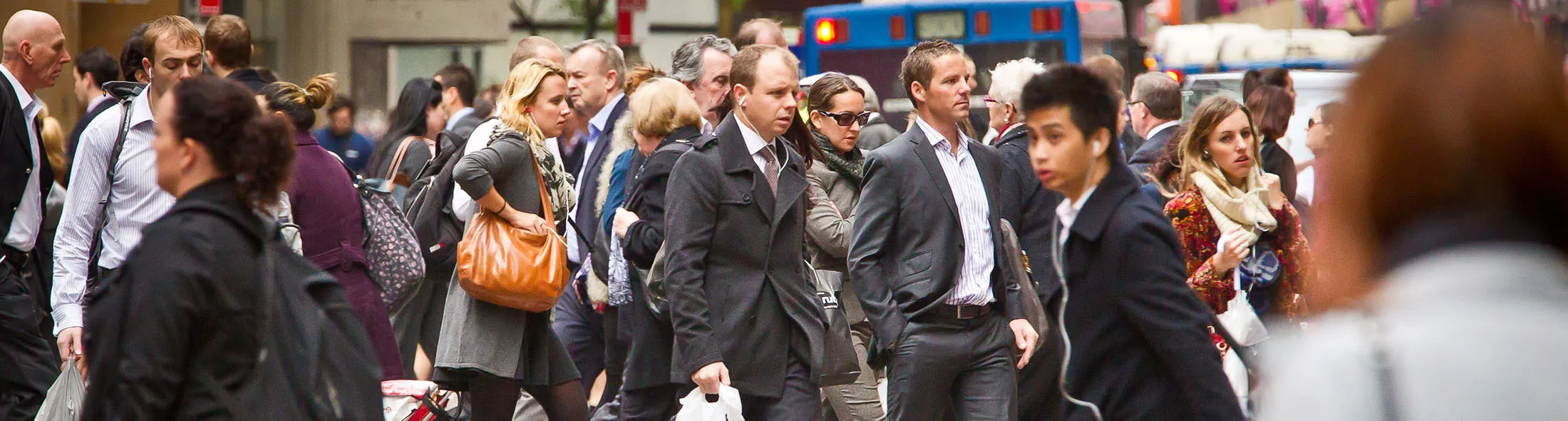 Aussie Employment Growth Outpaces U.S. as Full-Time Roles Surge - Bloomberg