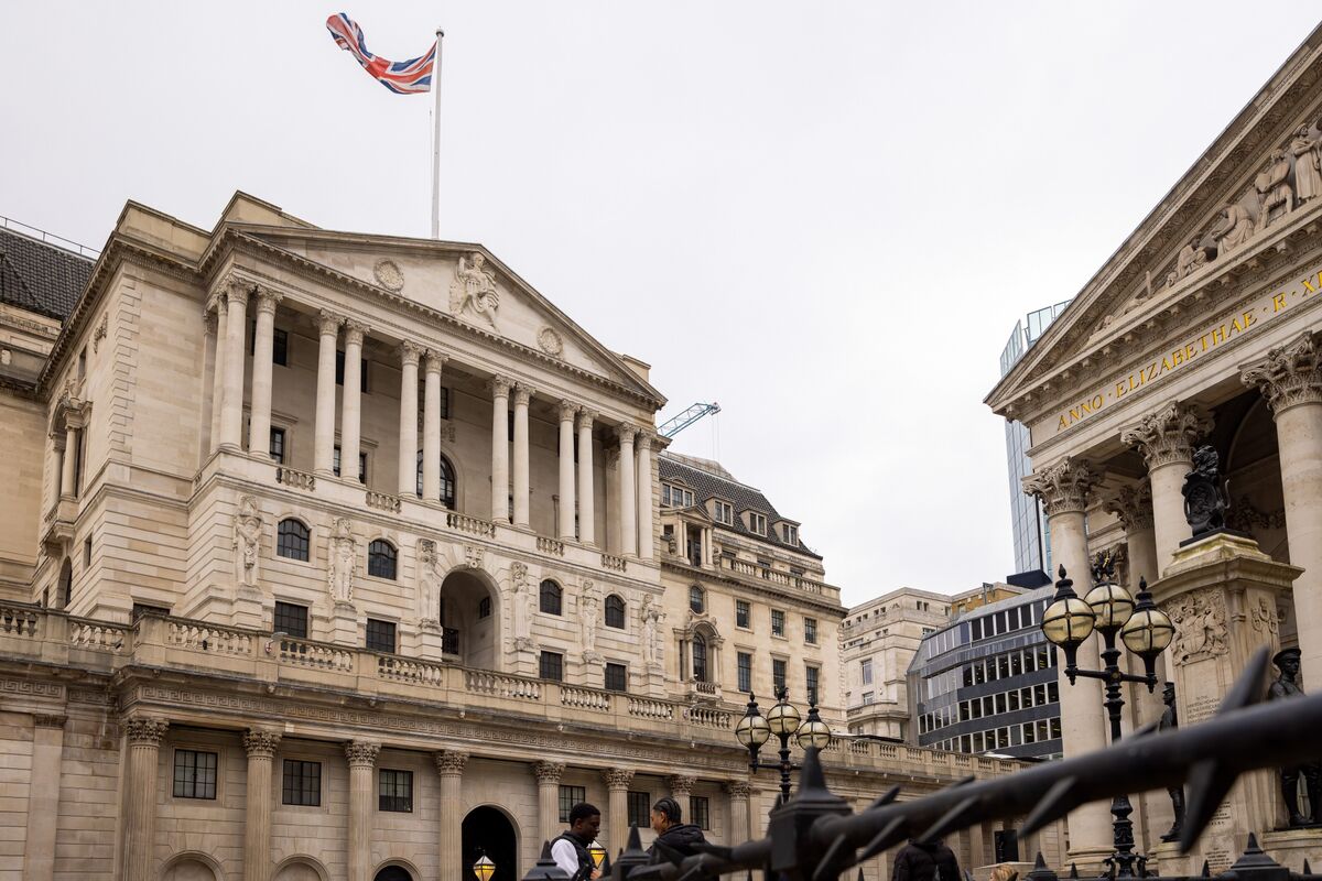 Britain’s Falling Money Supply Clouds Chance of a Brisk Rebound - Bloomberg